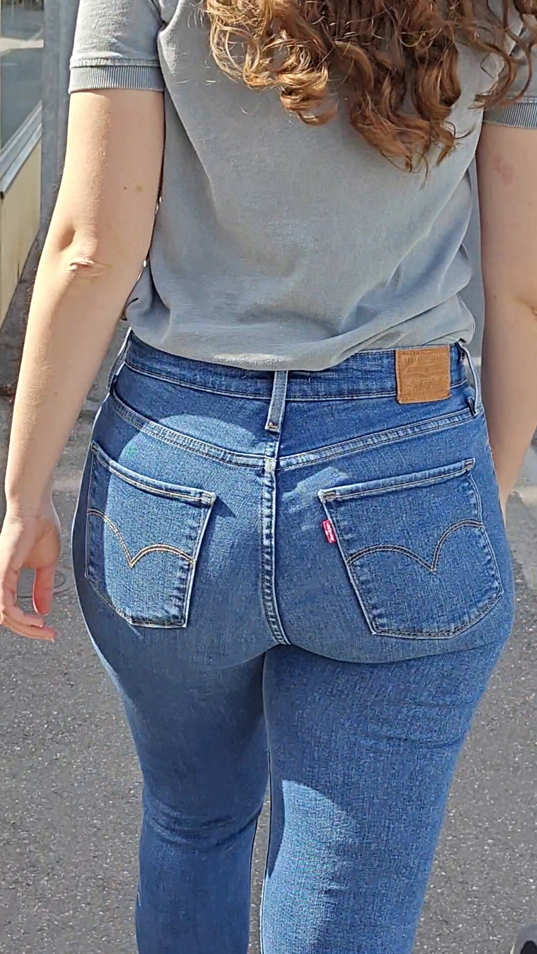 Nicely Shaped Girl In Tight Blue Jeans Oc Tight Jeans Forum