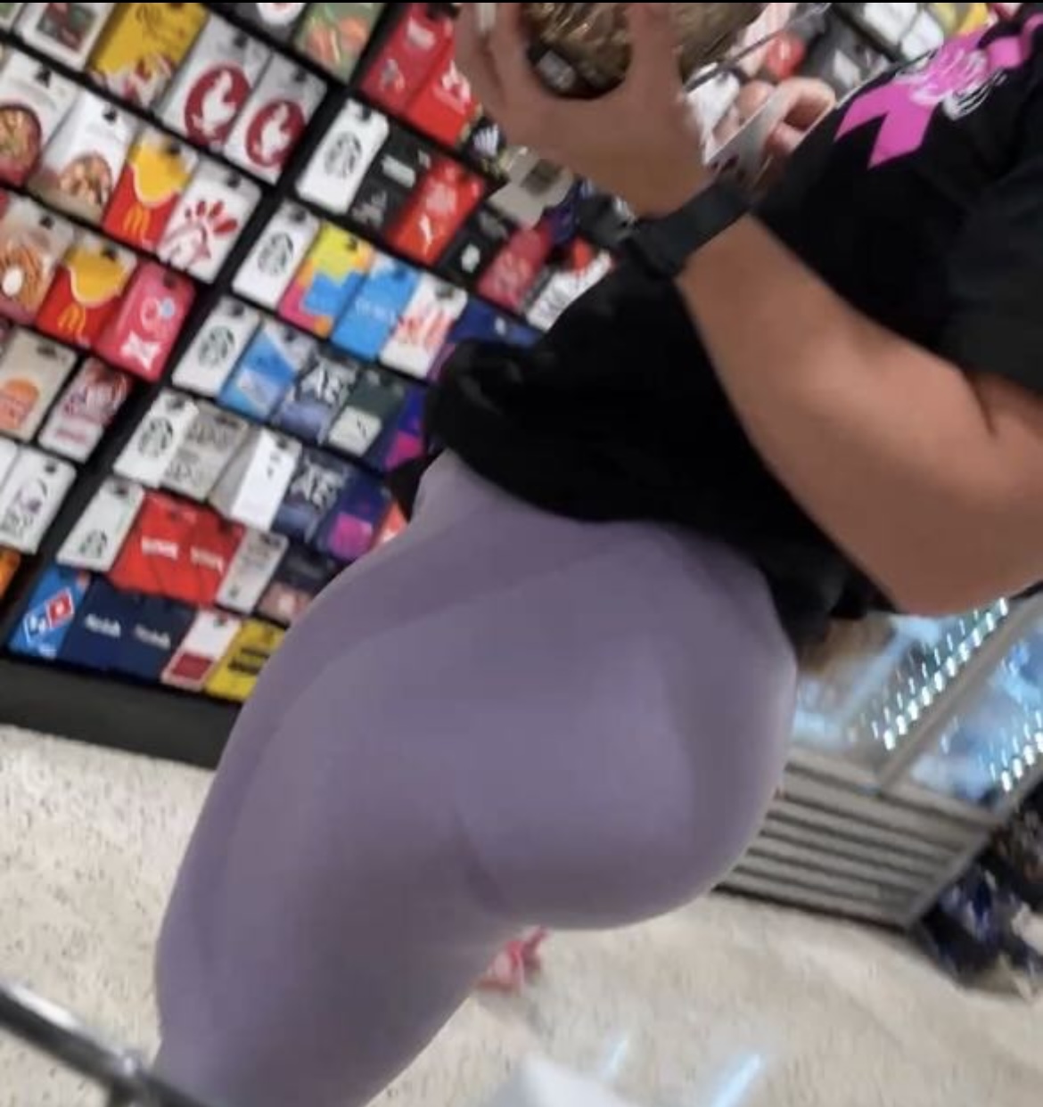 Tight bubble butt and some toe! - Forum