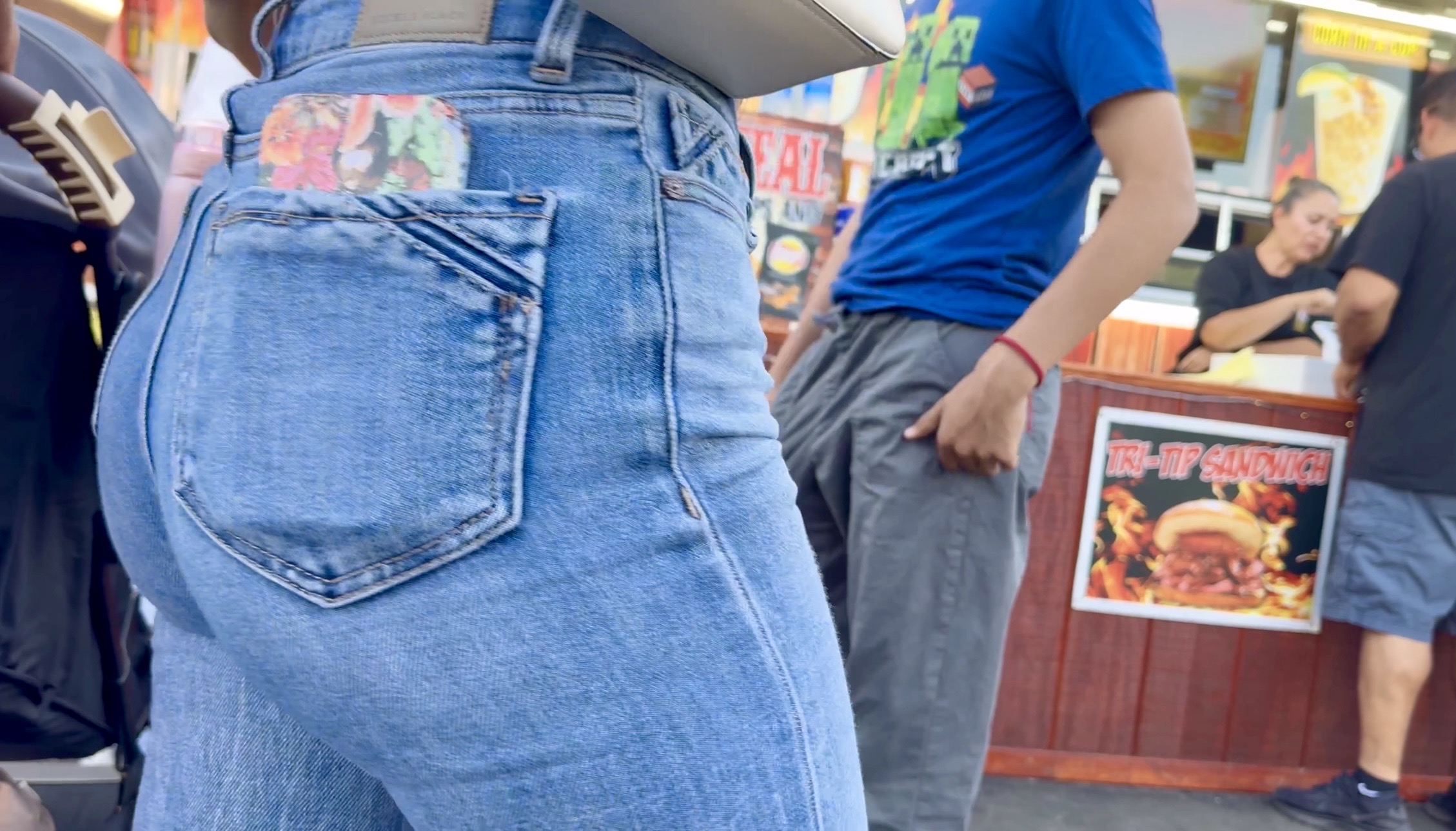 One Of My Best Caps In A While: A Tight Latina OC - Tight Jeans - Forum