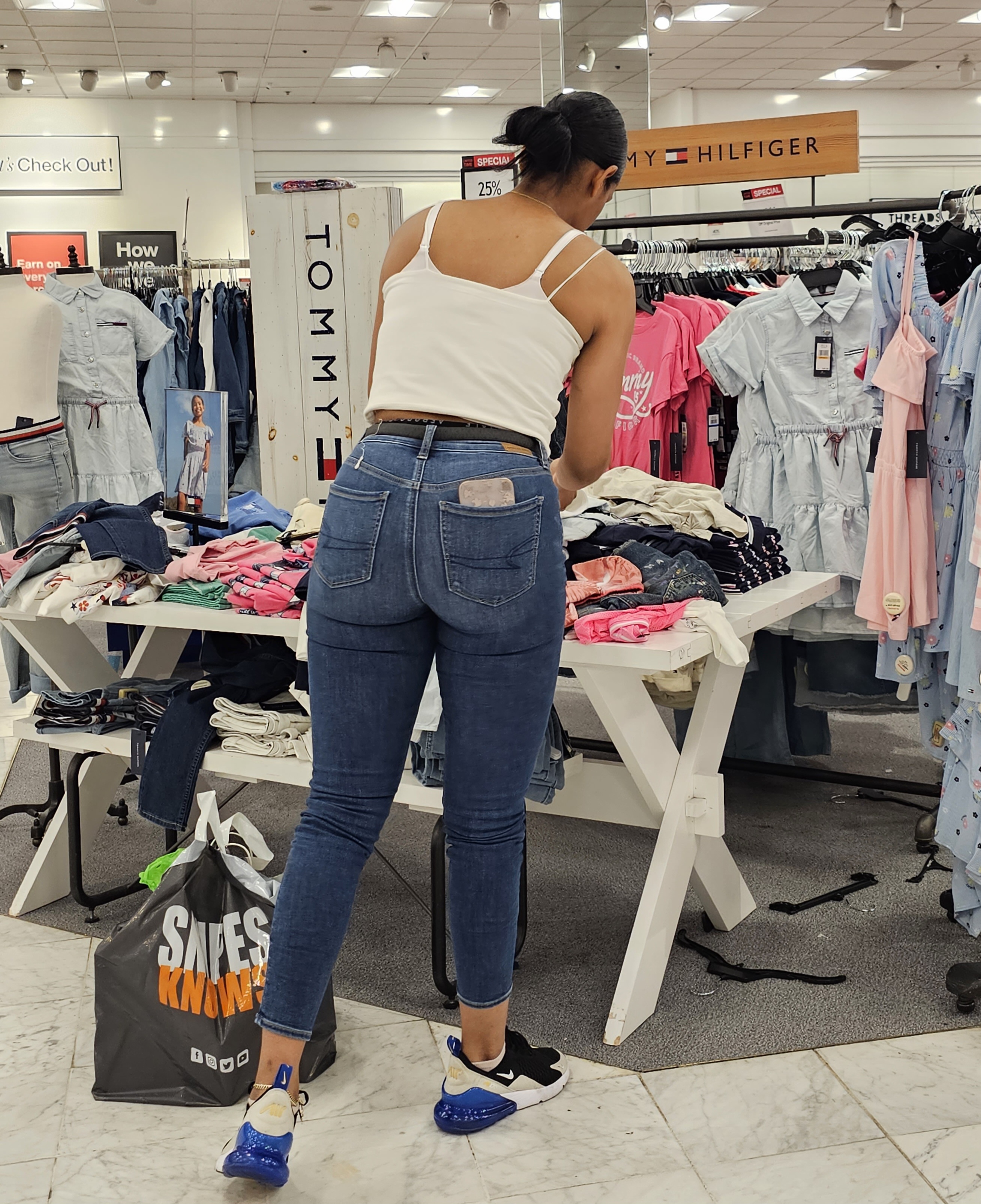 Dominican Ass In Jeans OC - Tight Jeans - Forum