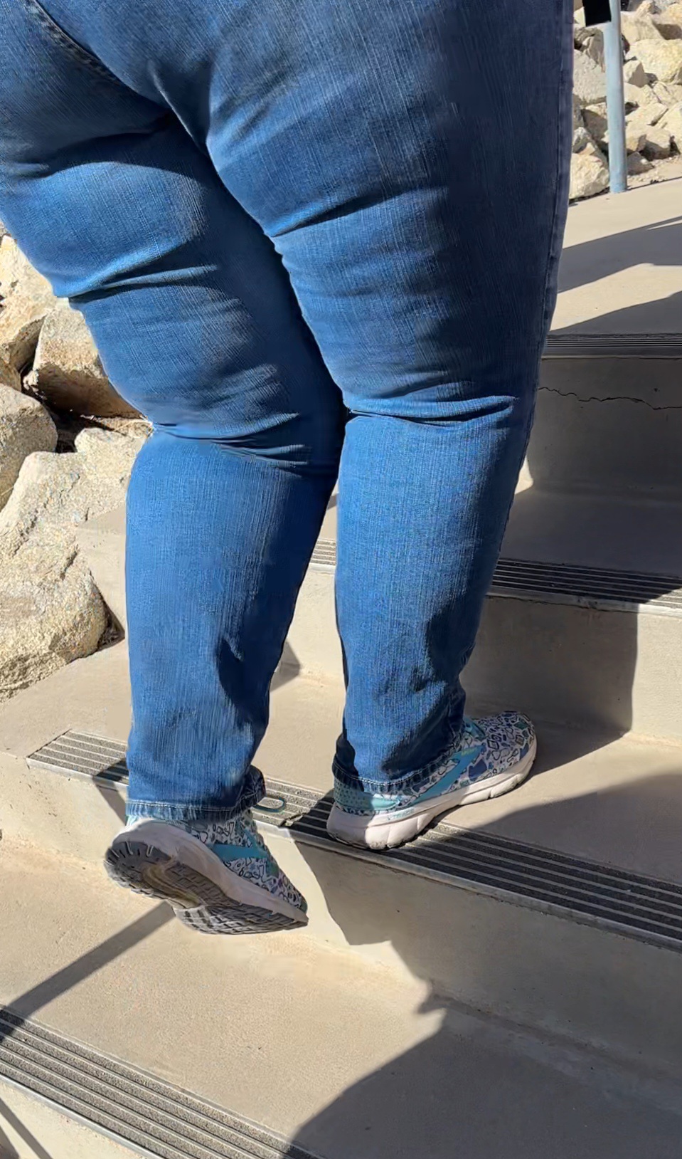 White BBW Mom with big, dumpy ass - Tight Jeans - Forum