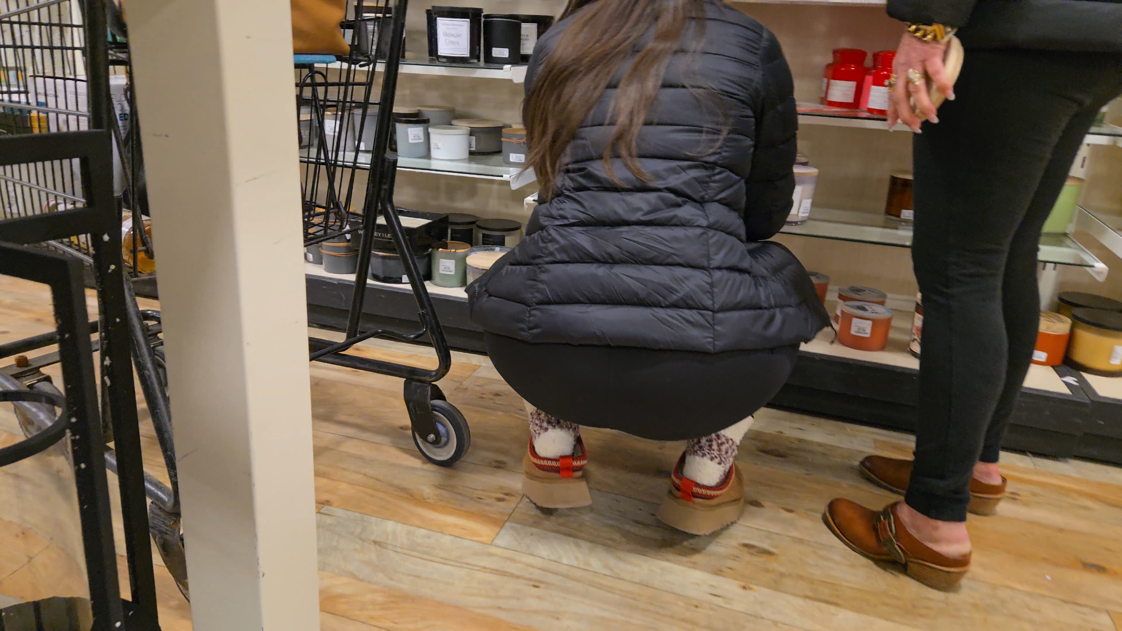 Thick Married Nerd Bending Over In Black Lululemon Spandex Leggings