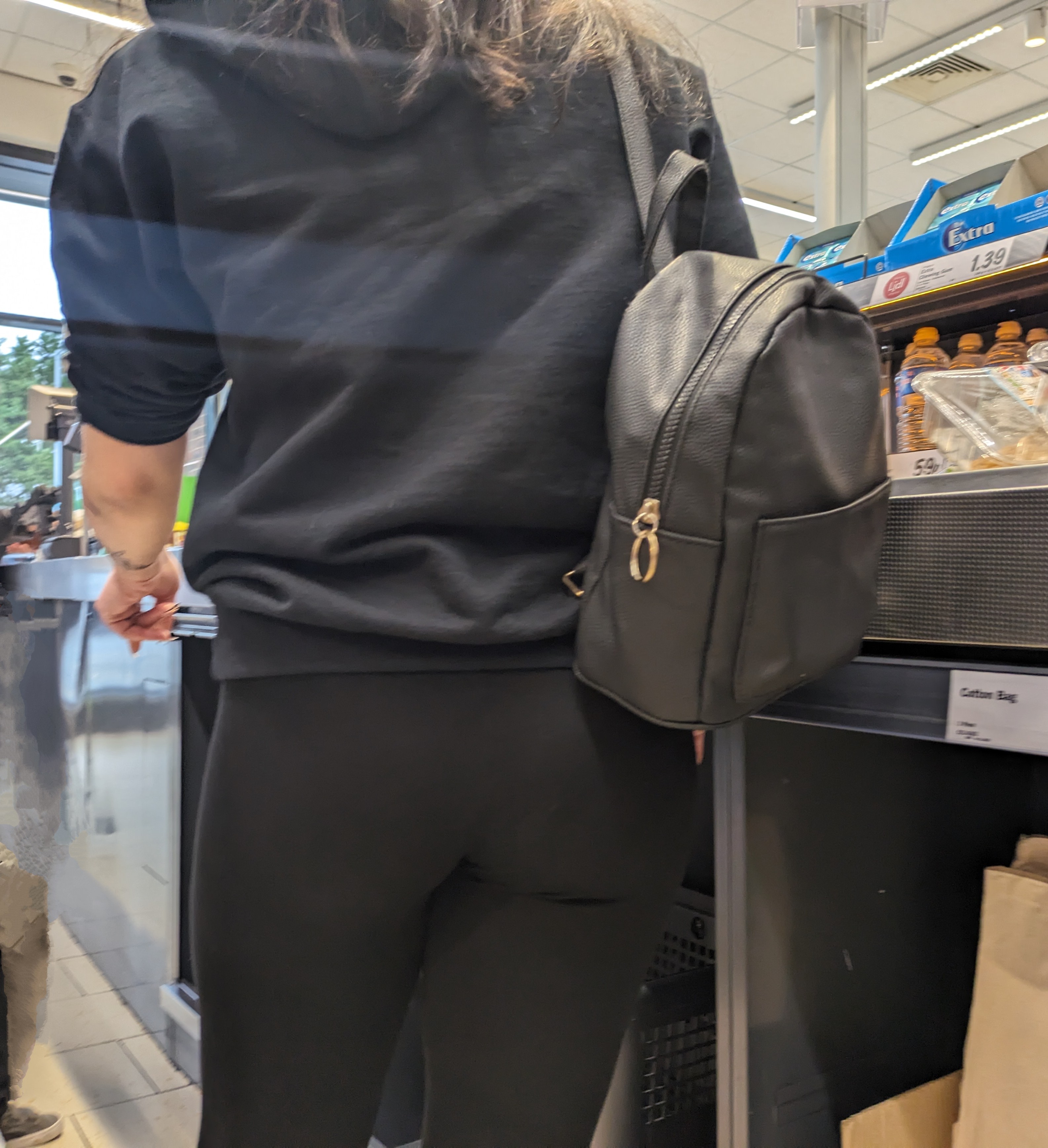 2 milfs with little butts 🥵🍑 - Spandex, Leggings & Yoga Pants - Forum