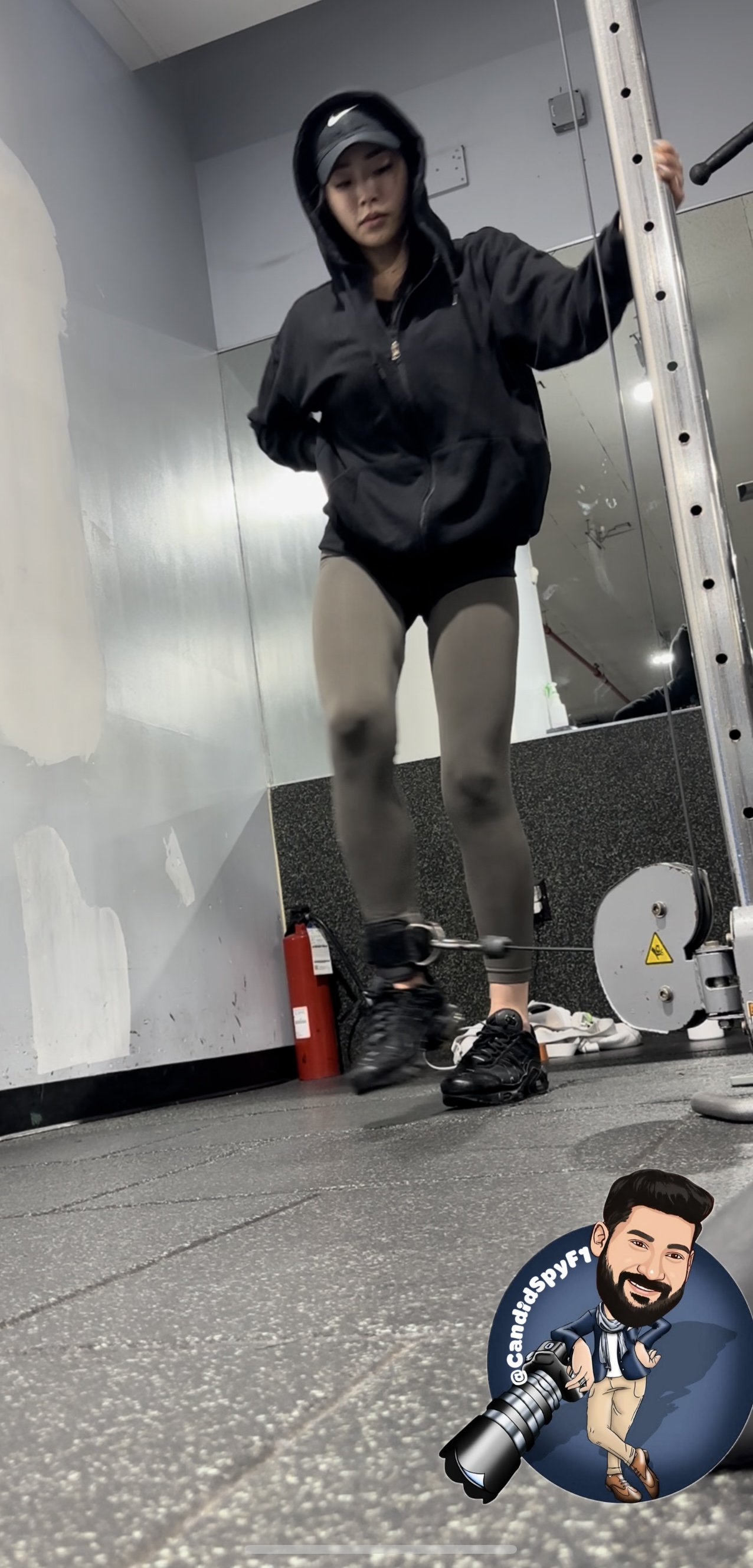 Girls Squatting Showing Her Vtl Oc Spandex Leggings And Yoga Pants Forum