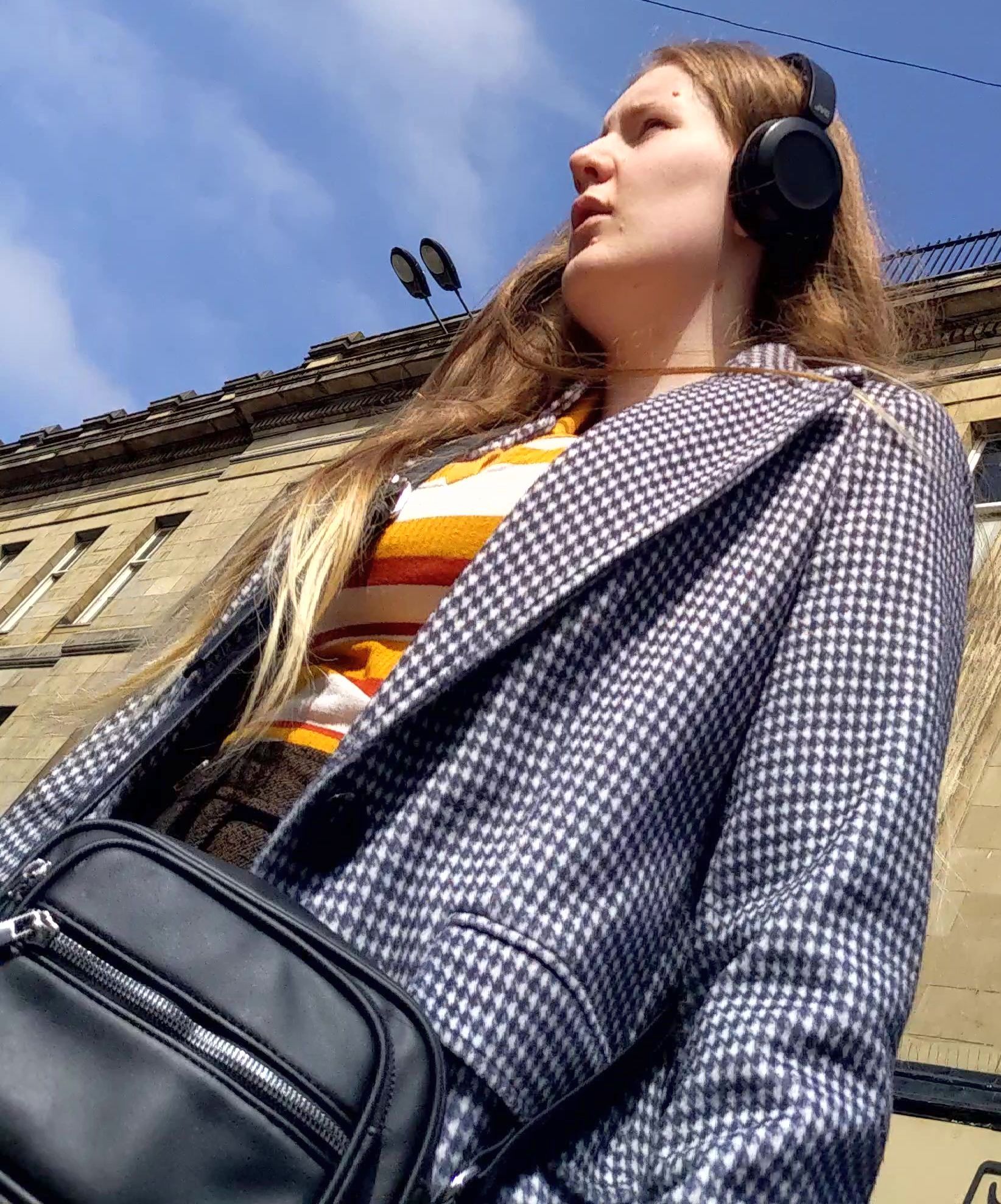 A stroll through the city centre (various girls) - OC - Spandex ...