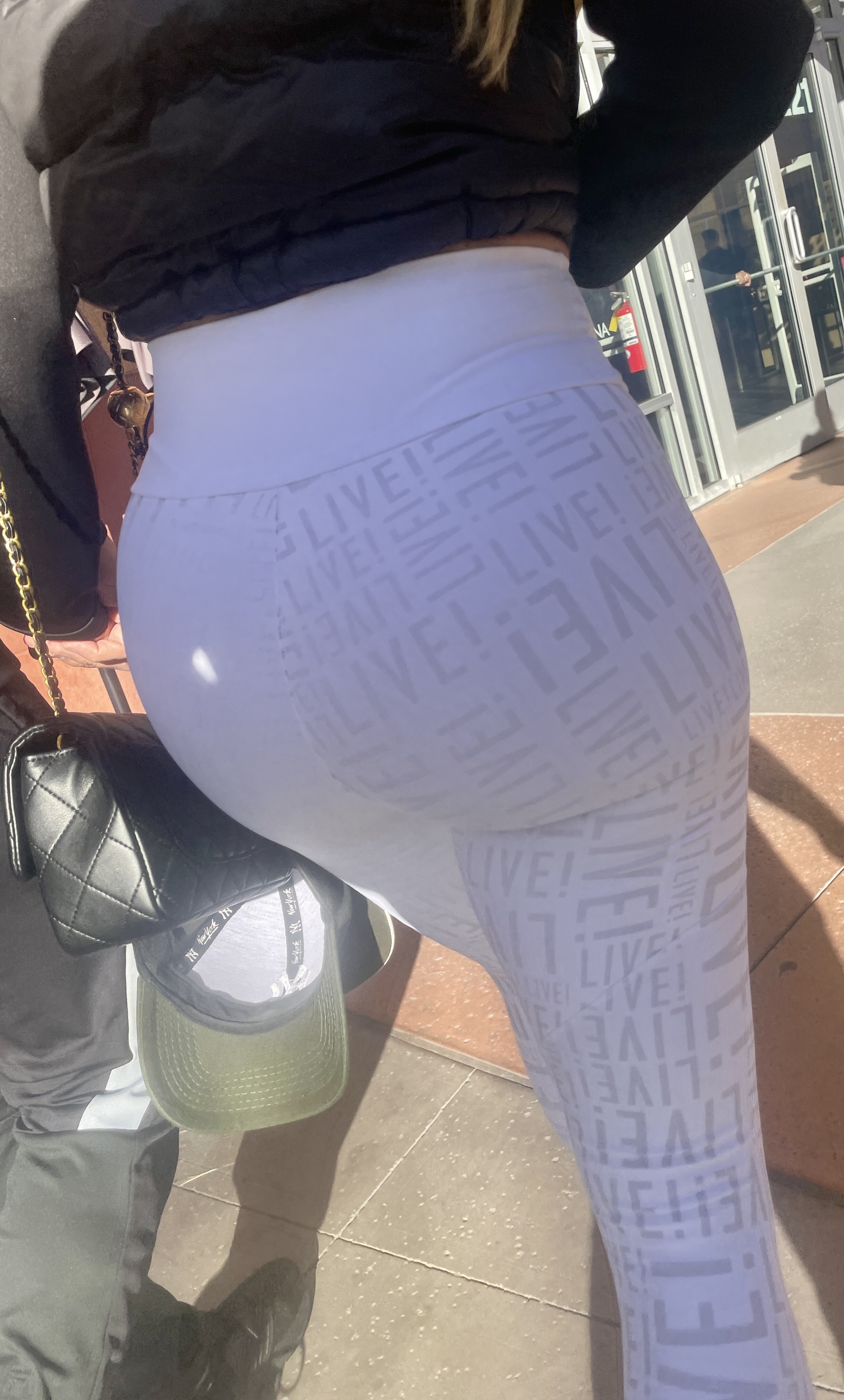 Amazing BBL in white leggings - Spandex, Leggings & Yoga Pants - Forum