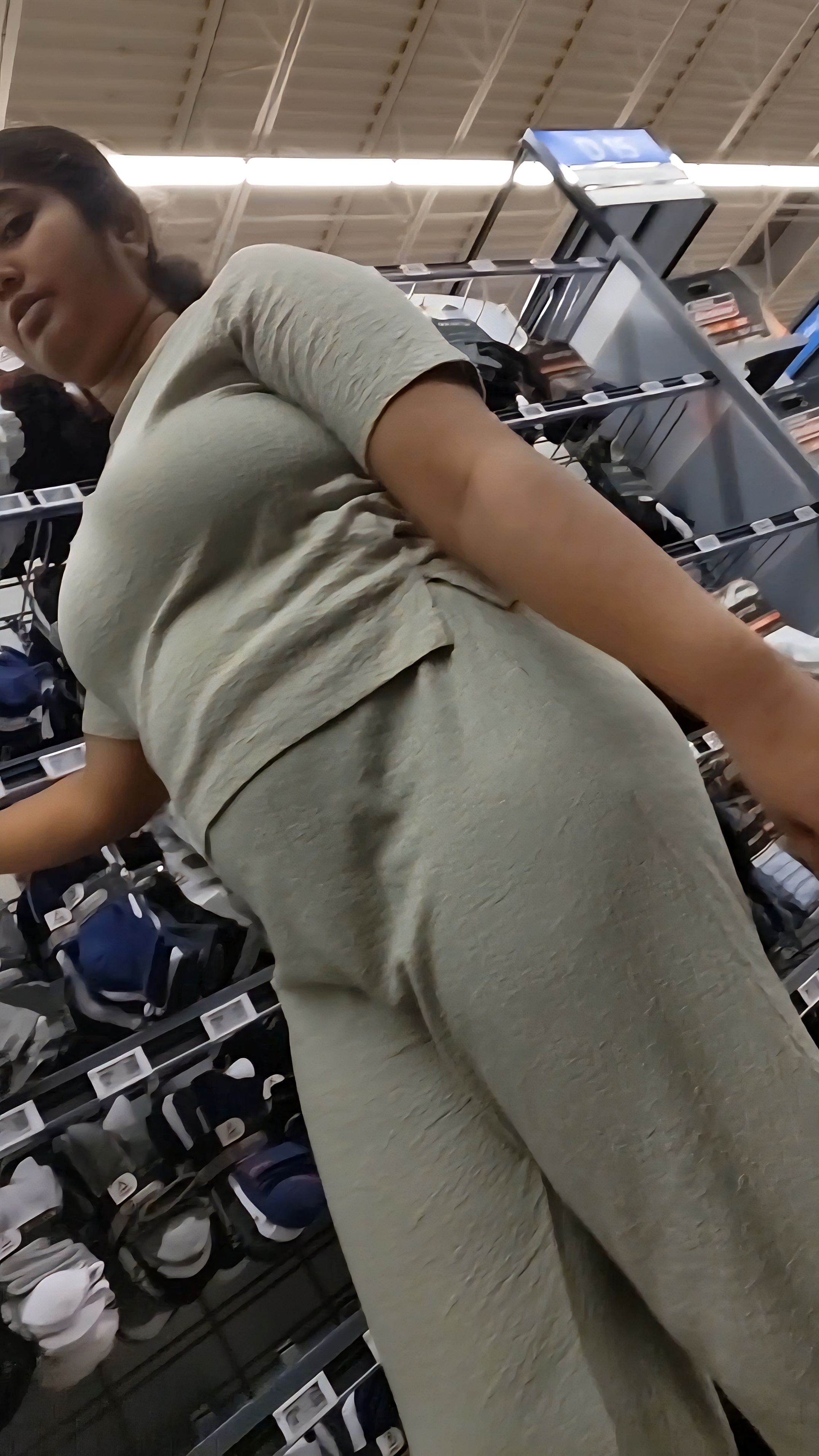 Indian in two piece outfit with a plump ass and VPL (OC+GIFs) - Tight Jeans - Forum