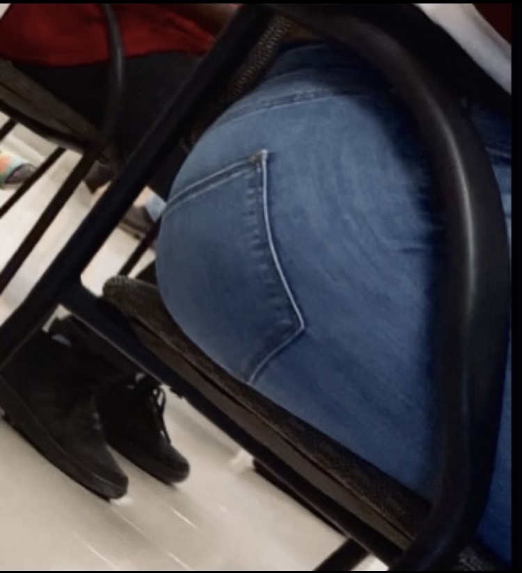 I Just Love How Her Cheeks Sit In That Chair - Forum