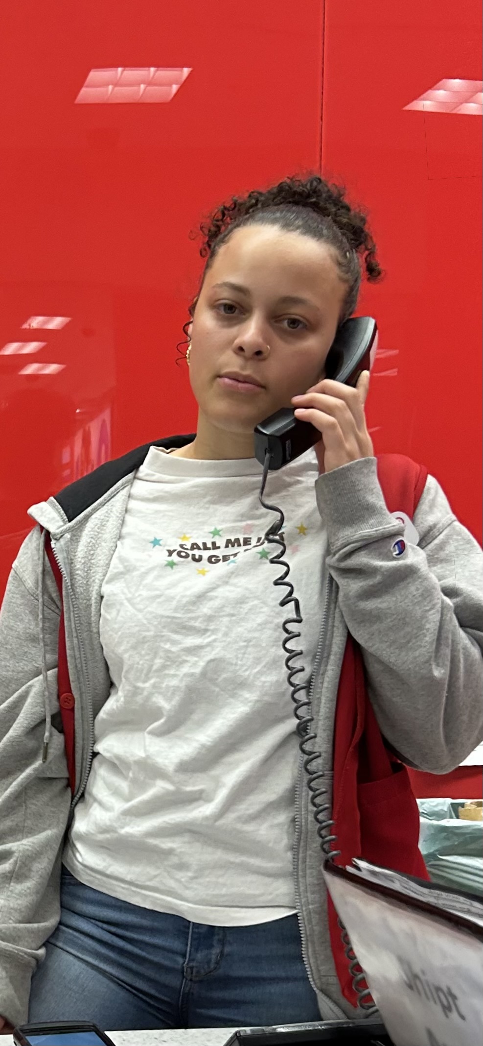 Women looking at you/the camera - Page 5 - notice - Forum