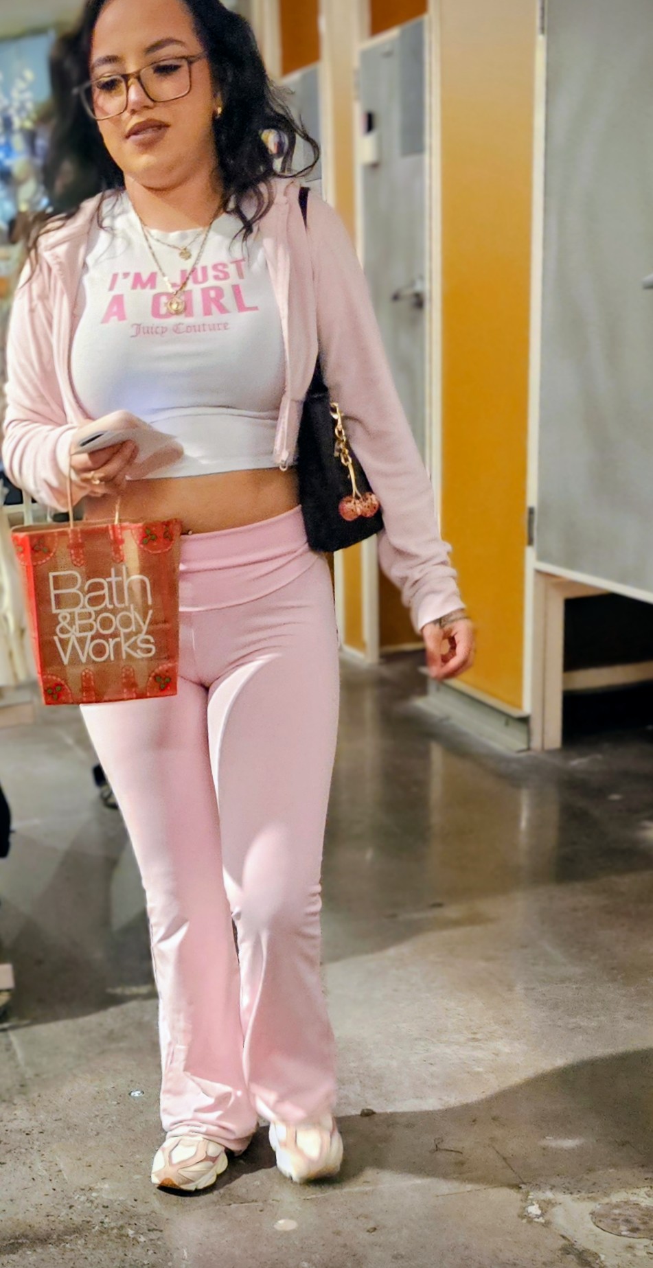 Sexy Latina in pink outfit (OC) - Spandex, Leggings & Yoga Pants - Forum
