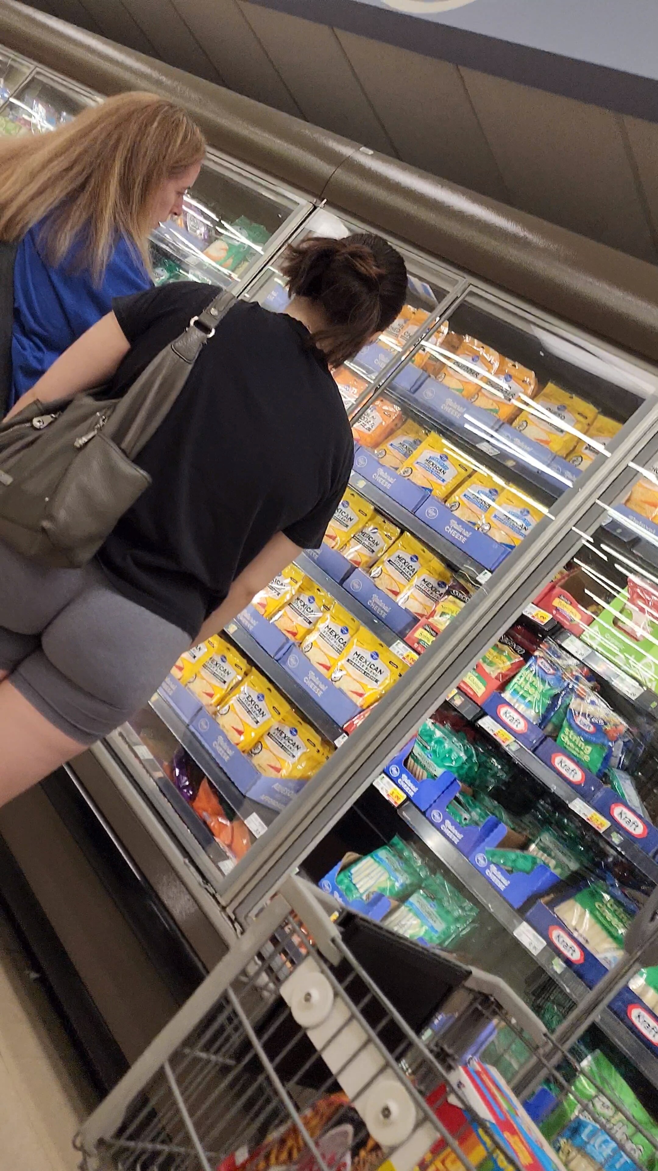 PAWG grocery shopping with some hungry cheeks (FIRST POST) - booty - Forum