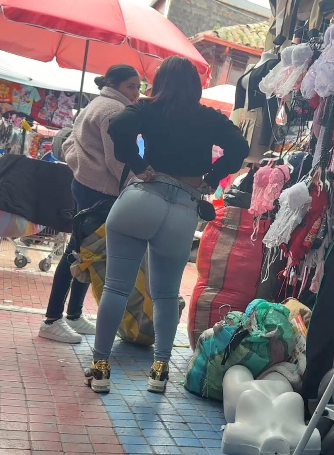 Big ass in tight pocketless - Tight Jeans - Forum