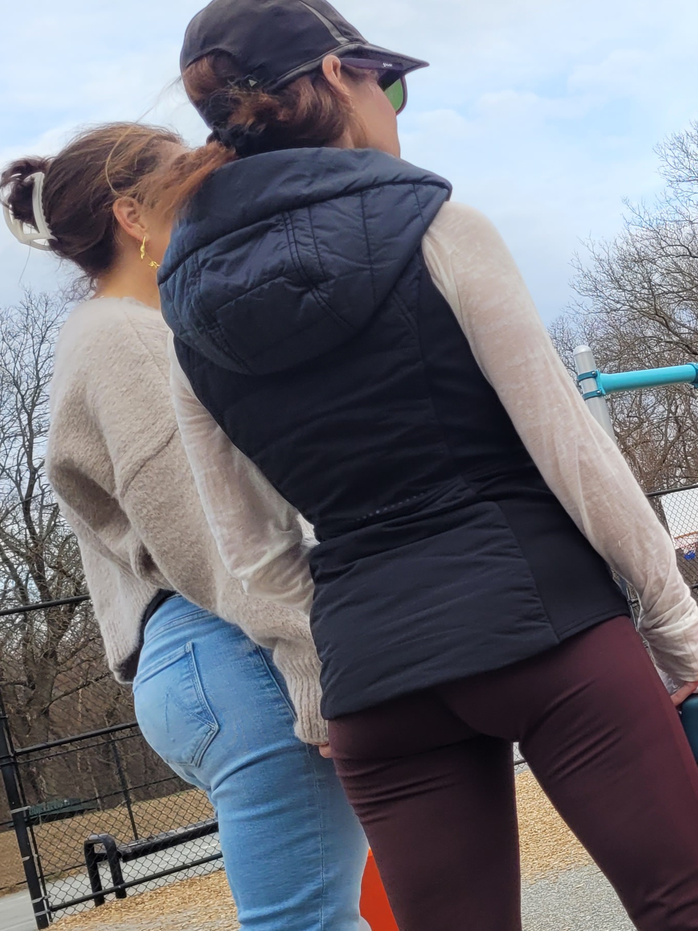 Milf with nice thigh gap - Spandex, Leggings & Yoga Pants - Forum