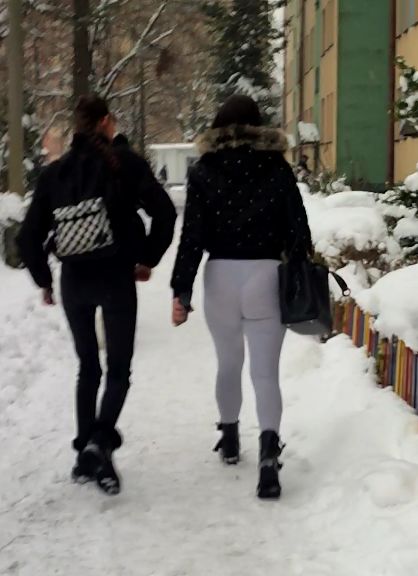 Walking PAWG, white leggings, VTL + smoking - Spandex, Leggings & Yoga ...