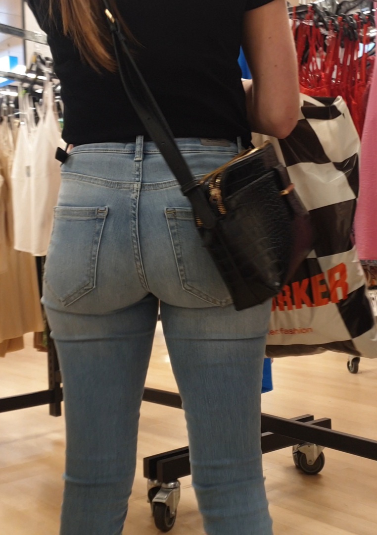 Sexy woman with sexy tight ass in tight jeans - Tight Jeans - Forum