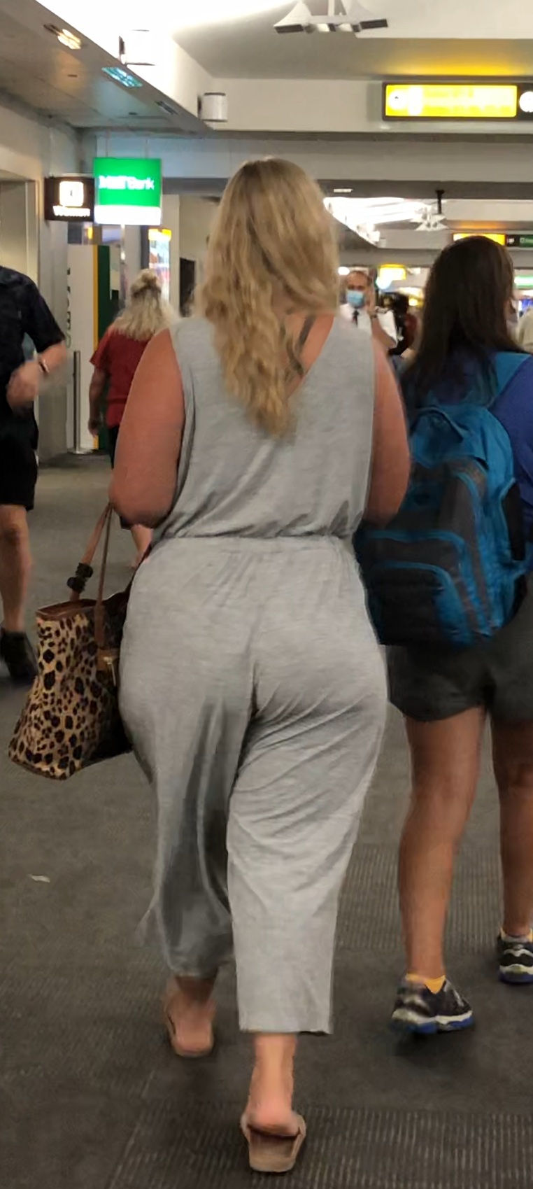 Thick, blonde, bbw with wide hips in grey - Spandex, Leggings & Yoga Pants - Forum