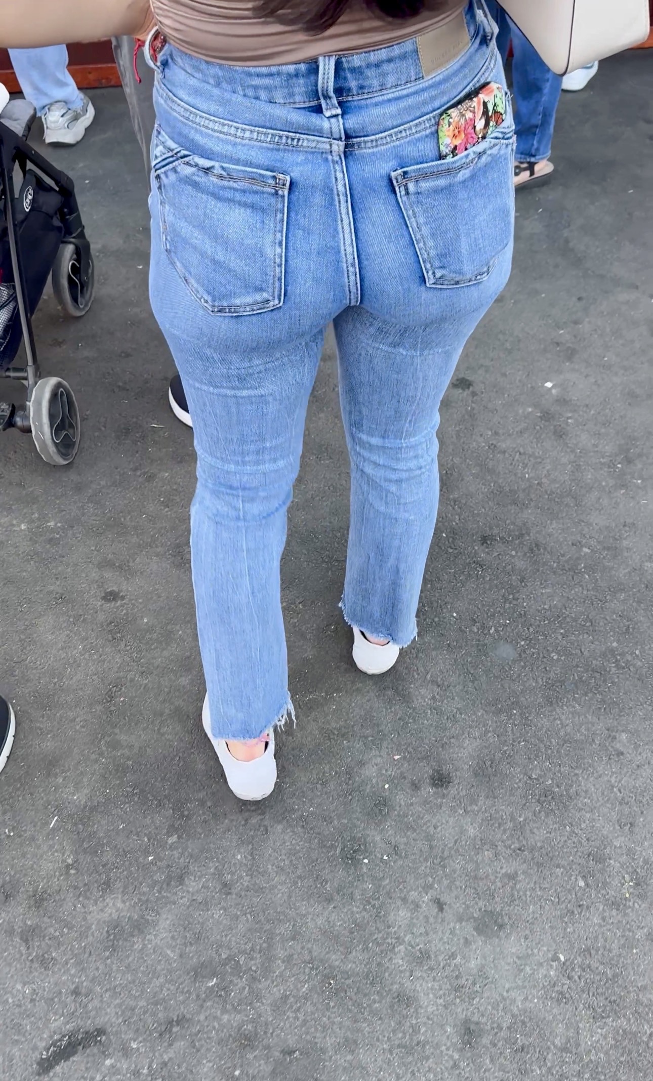 One Of My Best Caps In A While: A Tight Latina OC - Tight Jeans - Forum