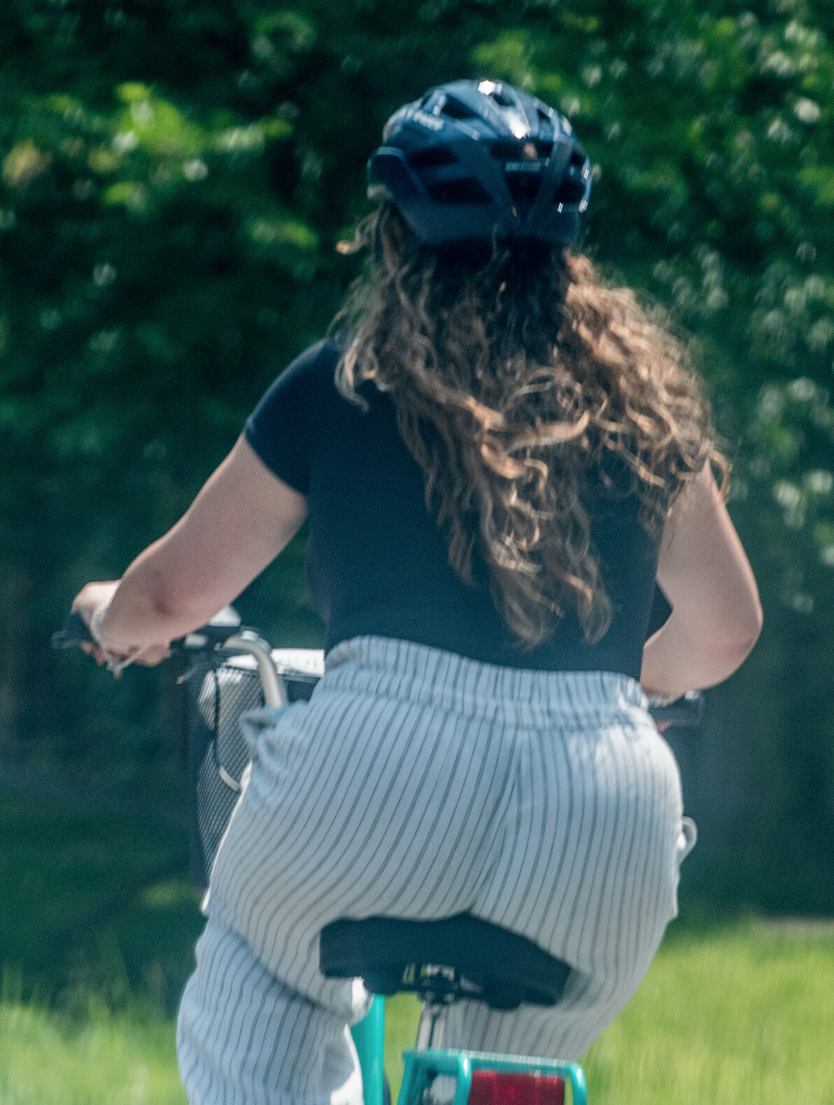Bike ride in see through pants - THONG - Forum