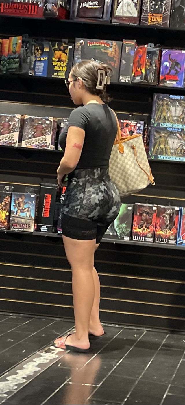 Thick dumpy (OC) Short vid coming in - Spandex, Leggings & Yoga Pants ...