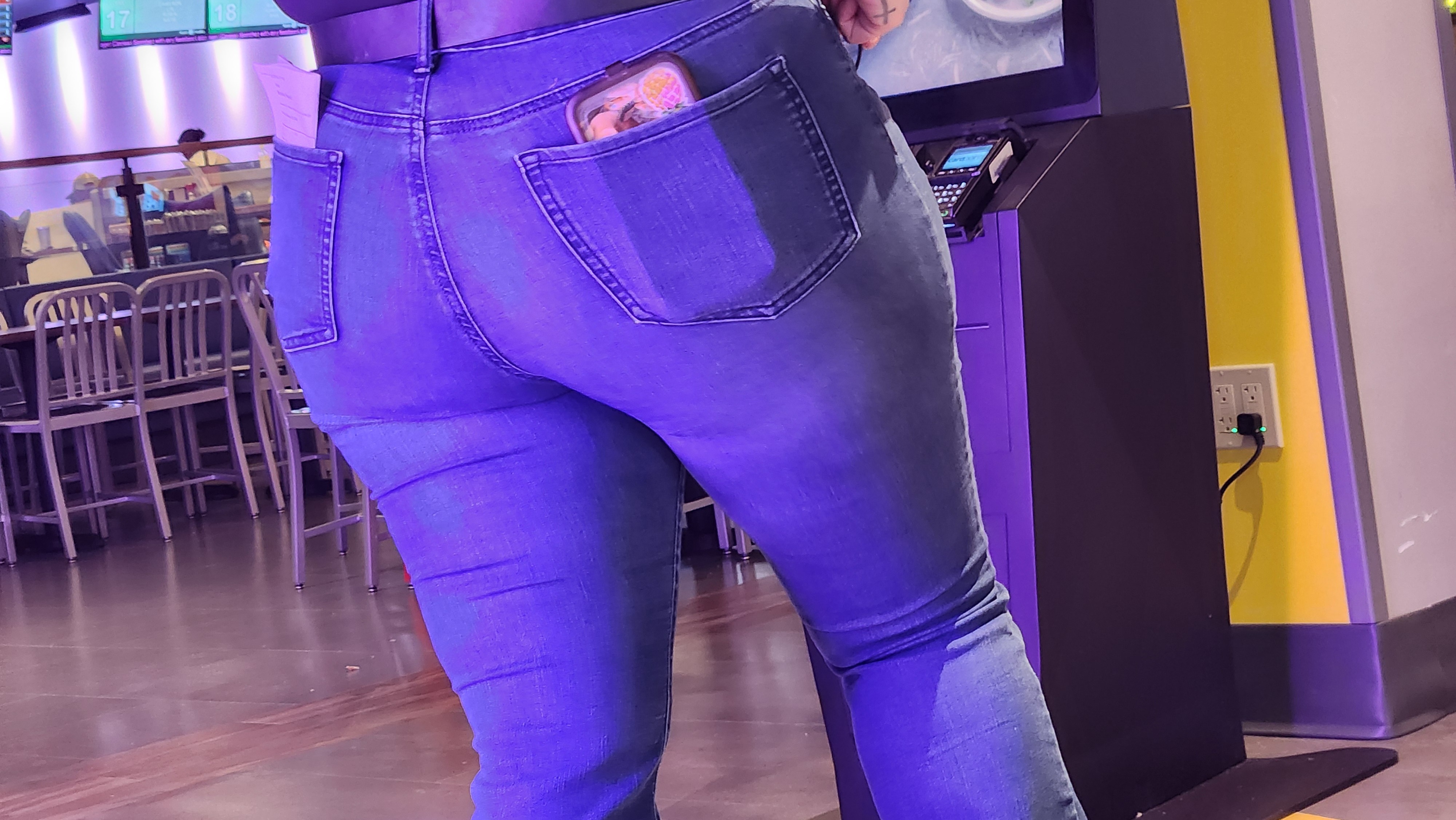 Manager with a MEGA DONK at Main Event. SUPER PAWG - Tight Jeans - Forum