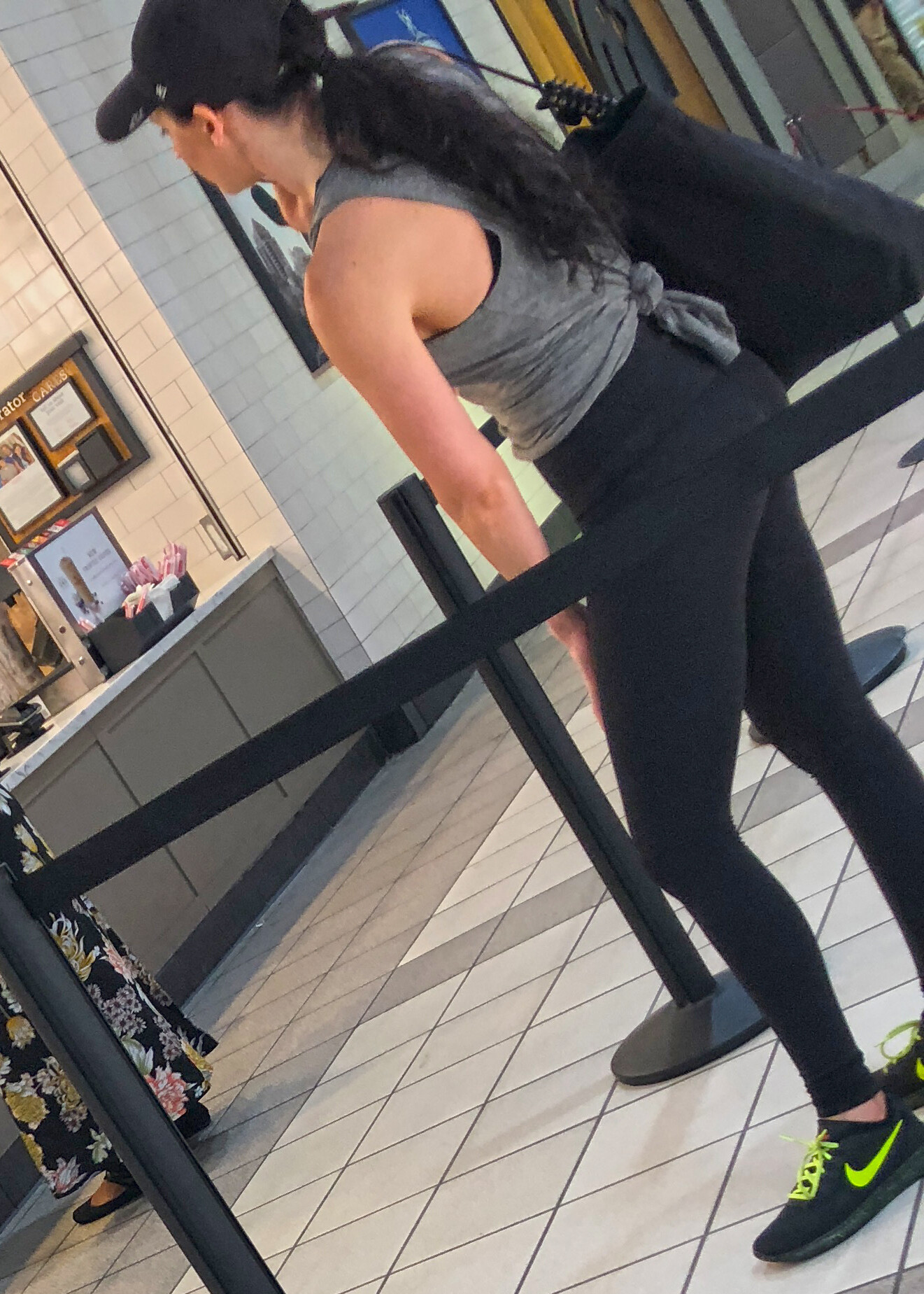 TONS or random candids - ass - Forum
