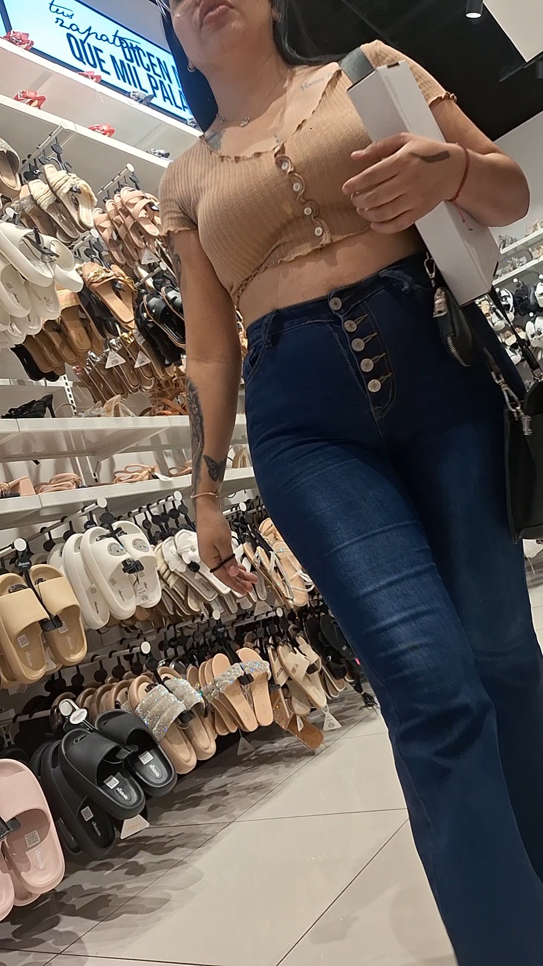 Two big culos latinos, mom and her girl, pair of mamasitas [oc] - Tight Jeans - Forum