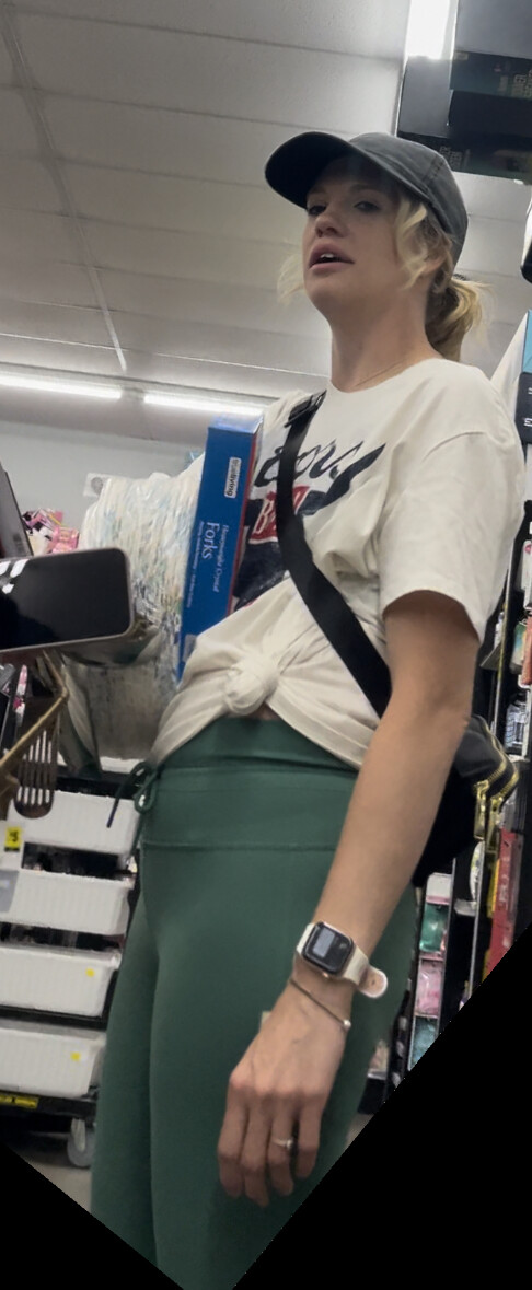 Bored housewife out shopping in green leggings - ass - Forum Bored housewife out shopping in green leggings - ass - Forum