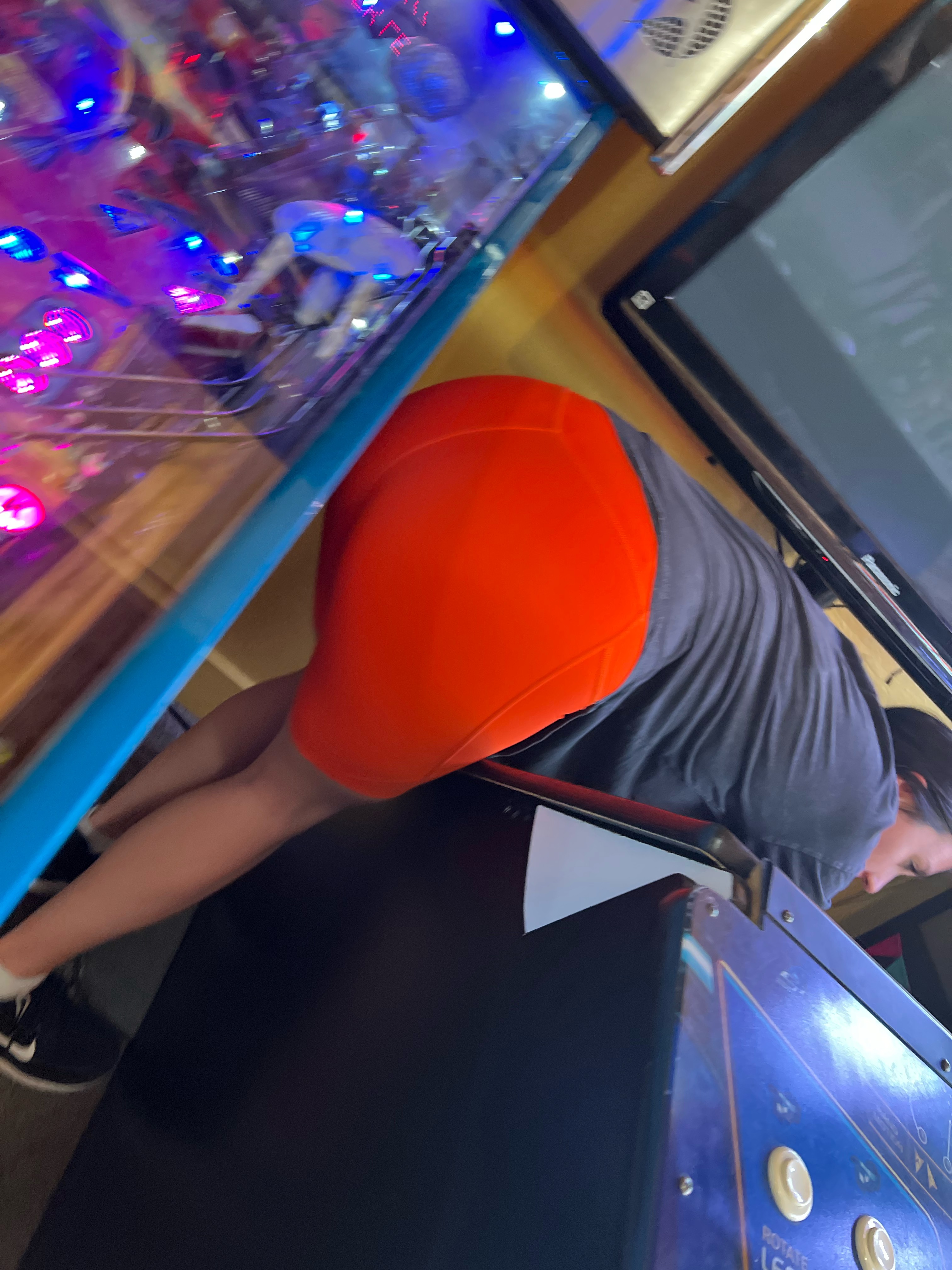 PAWG bent over (oc) bright orange biker shorts - Spandex, Leggings & Yoga Pants - Forum