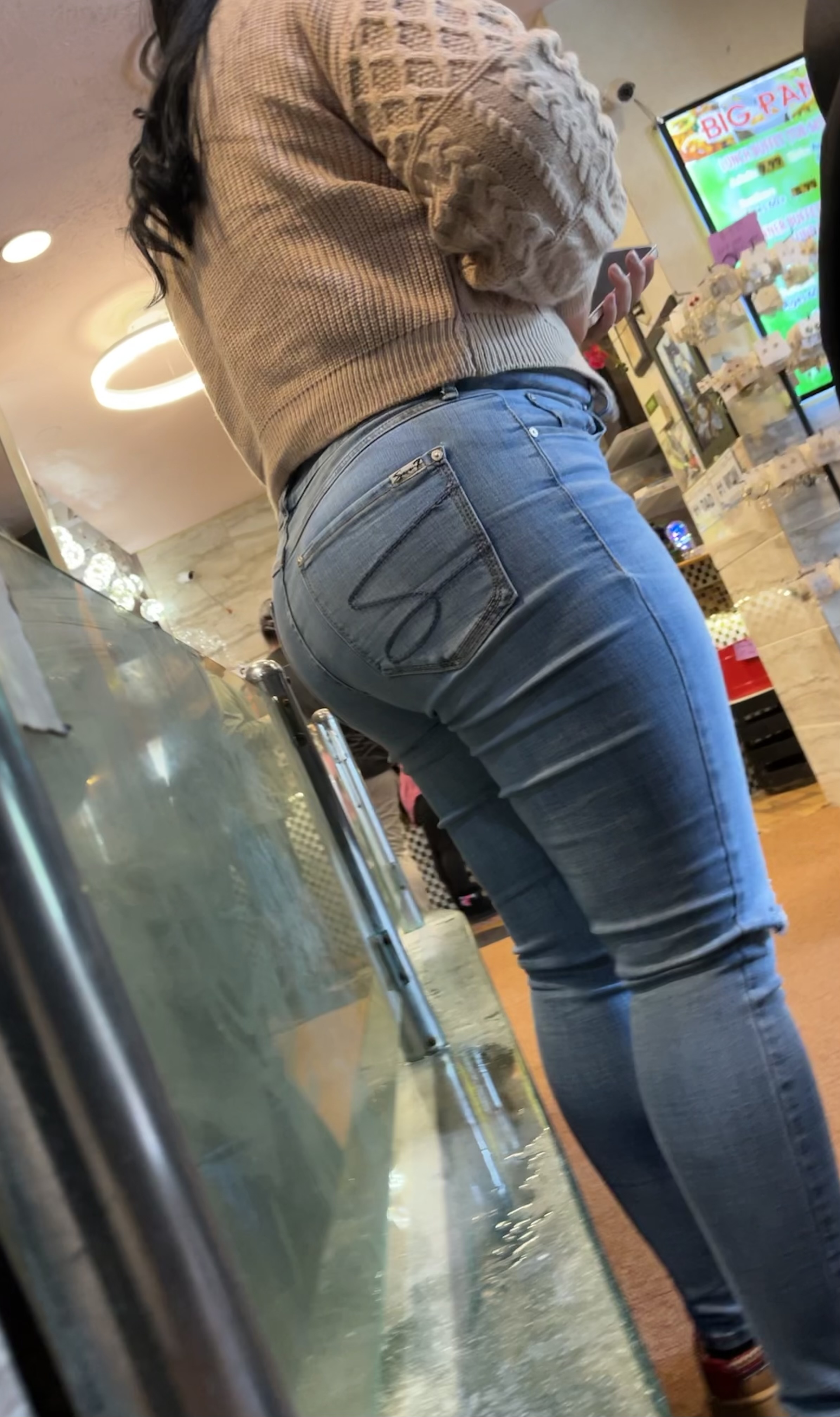Latina Ass In Jeans 😋 - Tight Jeans - Forum