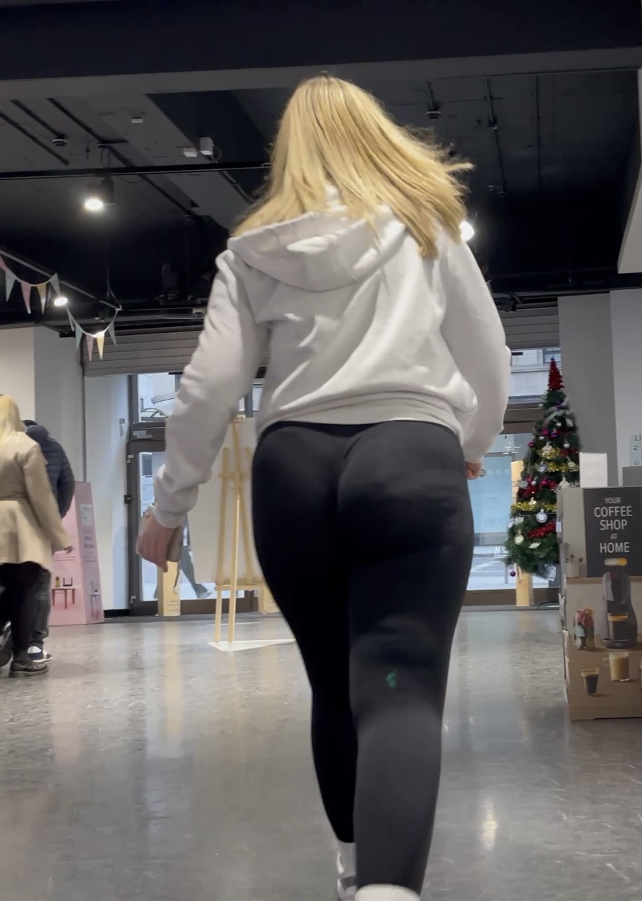 Thick Juicy Pawg Wearing Black Leggings Spandex Leggings And Yoga