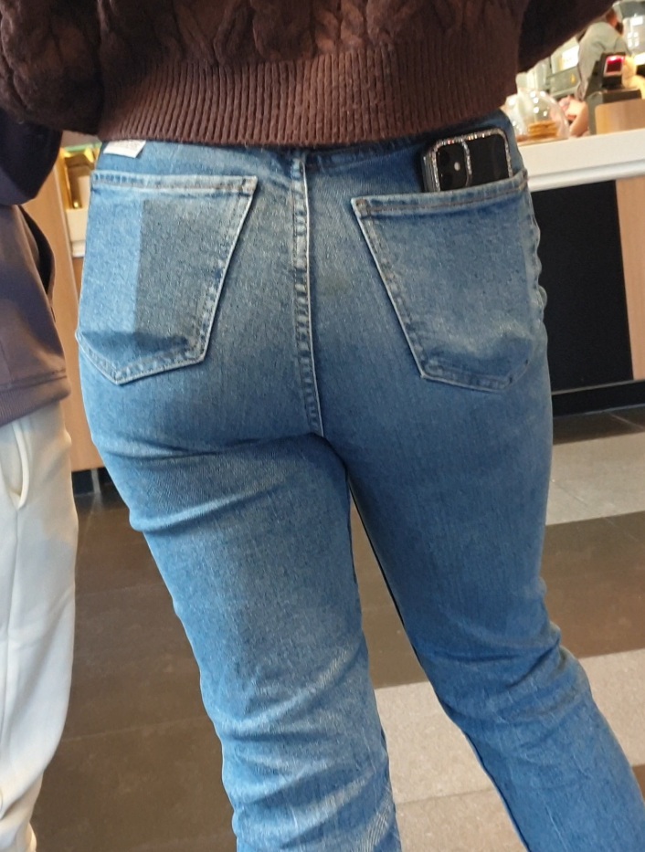 Nice looking girl with a round ass in tight jeans - Tight Jeans - Forum
