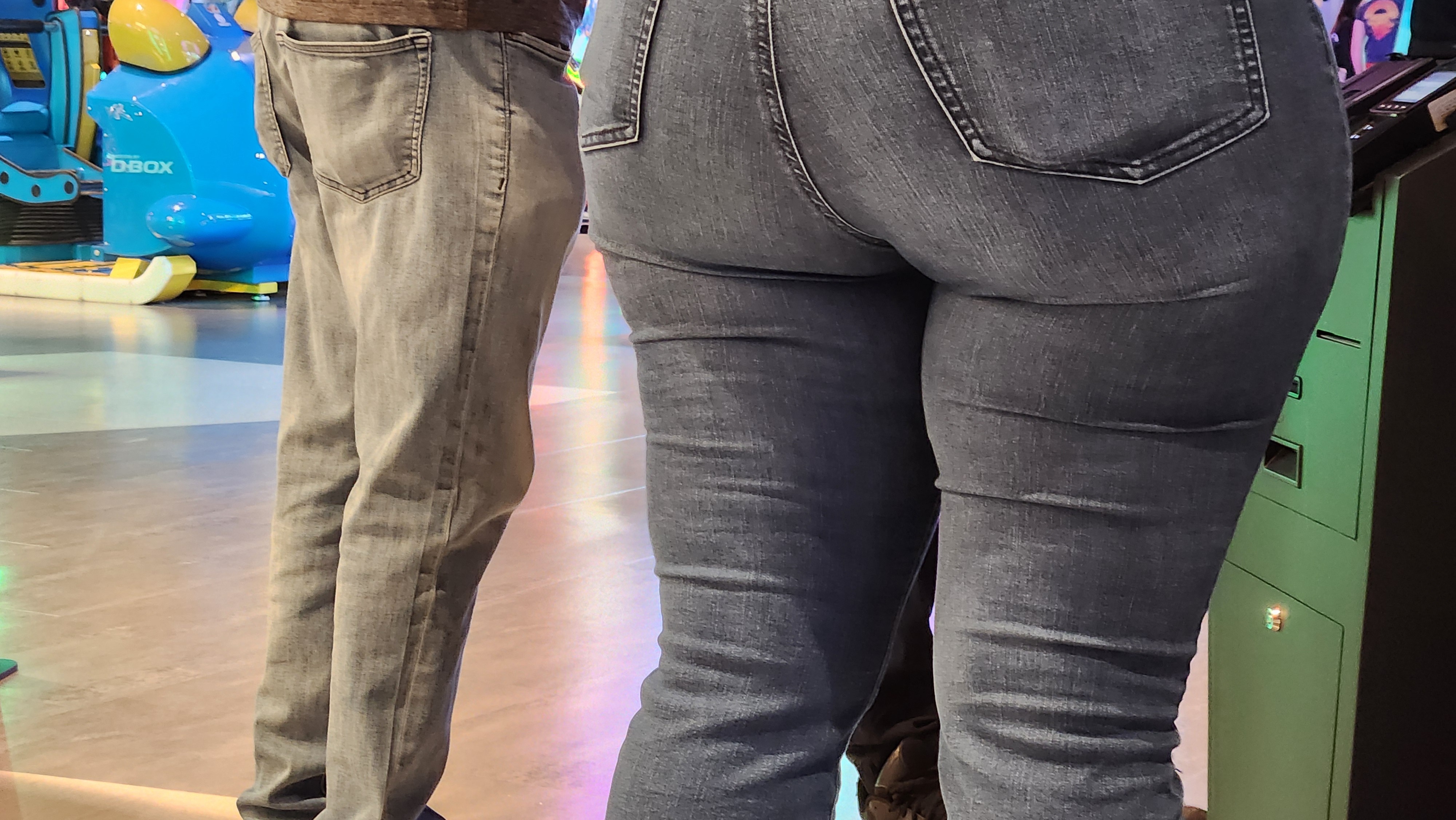 Manager with a MEGA DONK at Main Event. SUPER PAWG - Tight Jeans - Forum