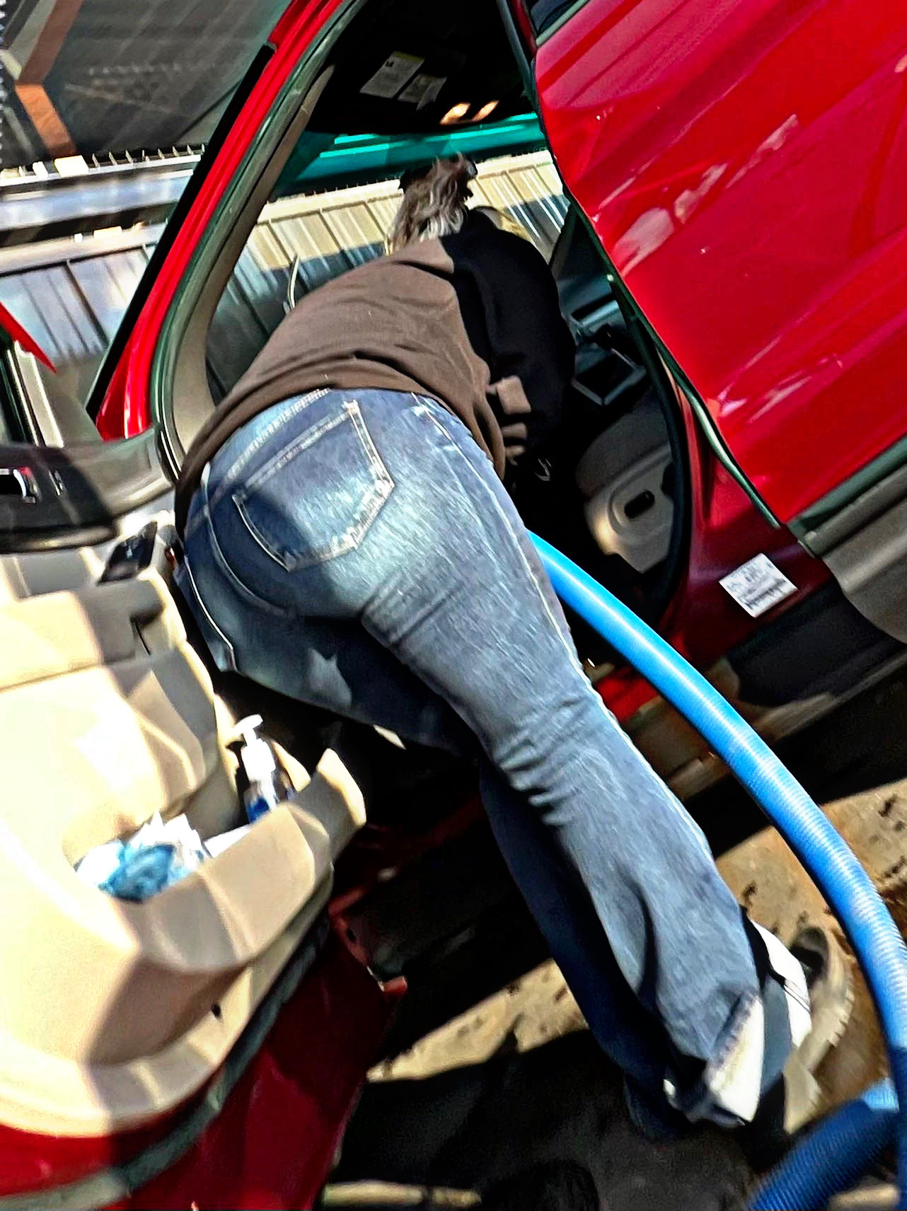 Latina Milf At Carwash Tight Jeans Forum