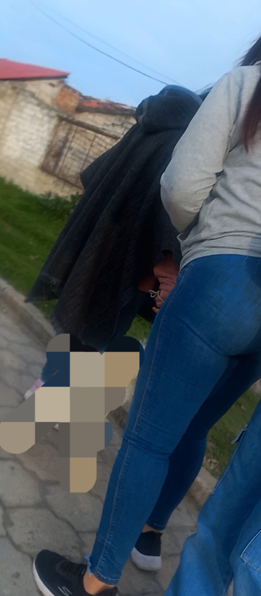 Big ass in jeans without pockets walking - Tight Jeans - Forum