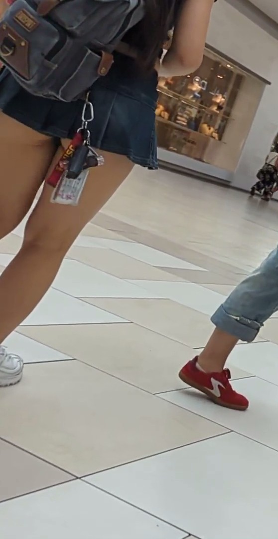 Showing Enough ButtCheeks to Tease (OC) - ass - Forum