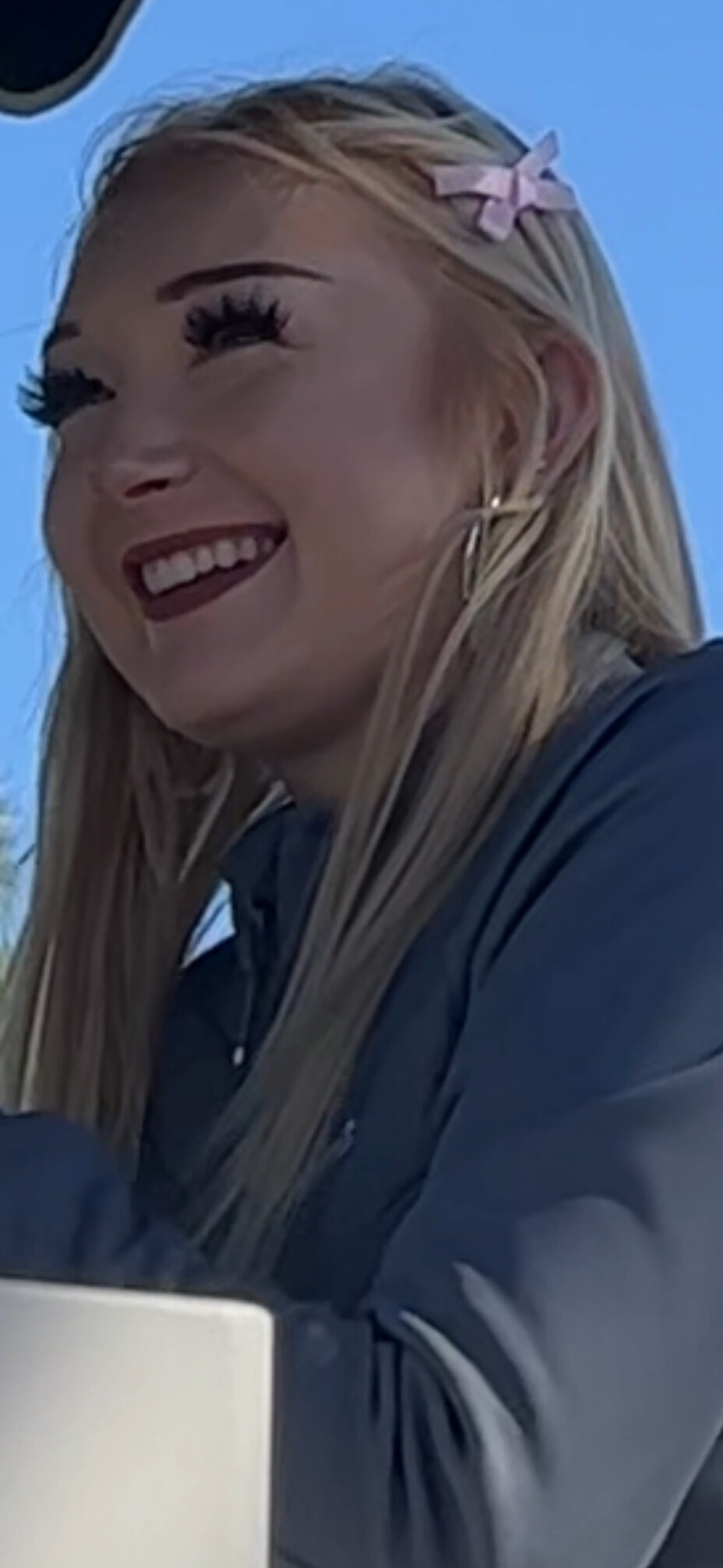 Tight Blonde Cart girl - Spandex, Leggings & Yoga Pants - Forum