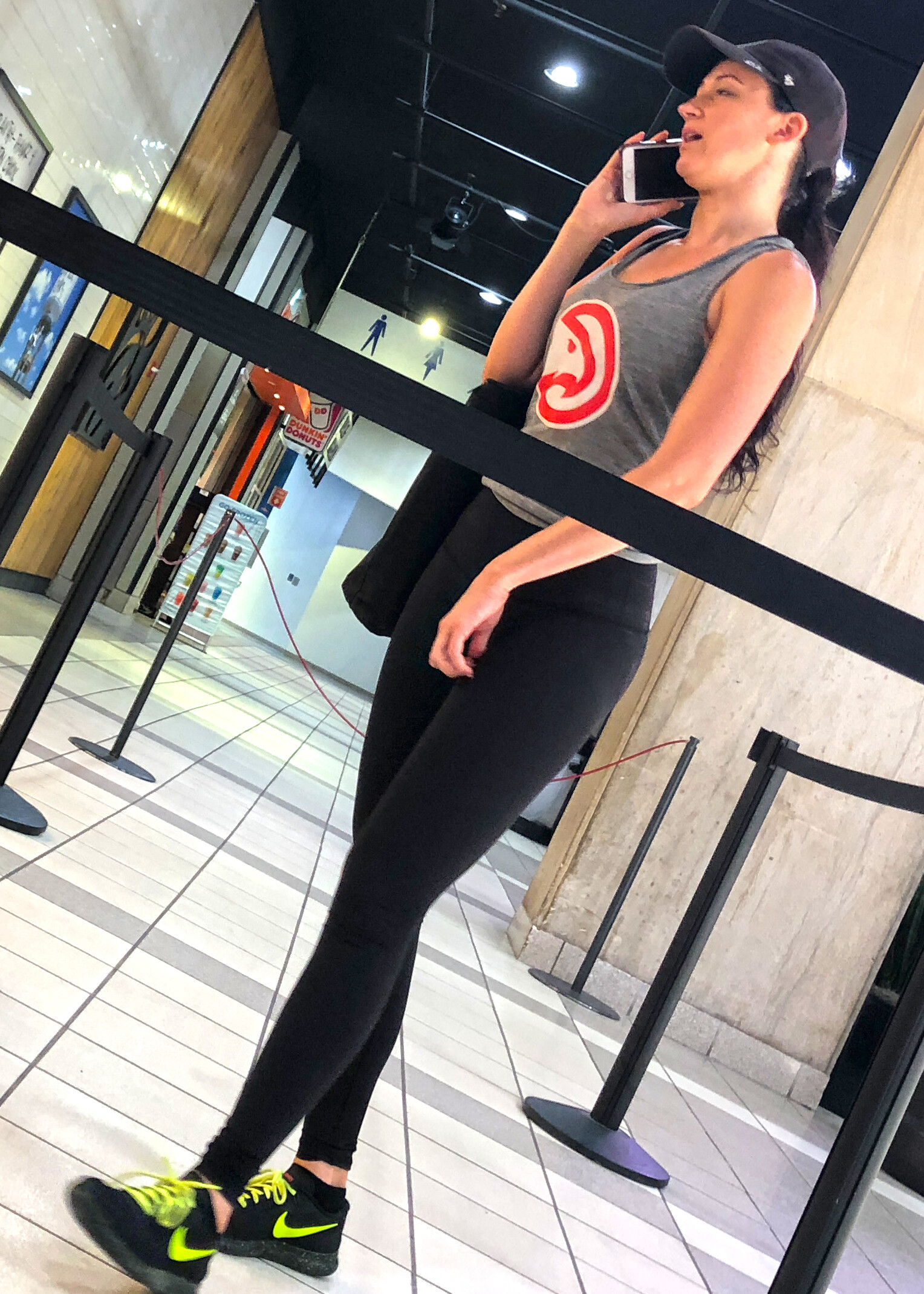 TONS or random candids - ass - Forum