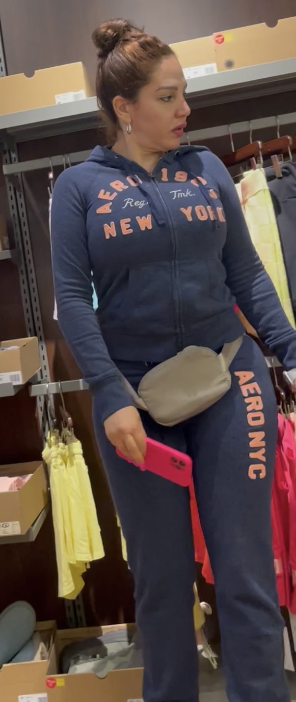 Latina Milf with BBL at Outlets - ass - Forum