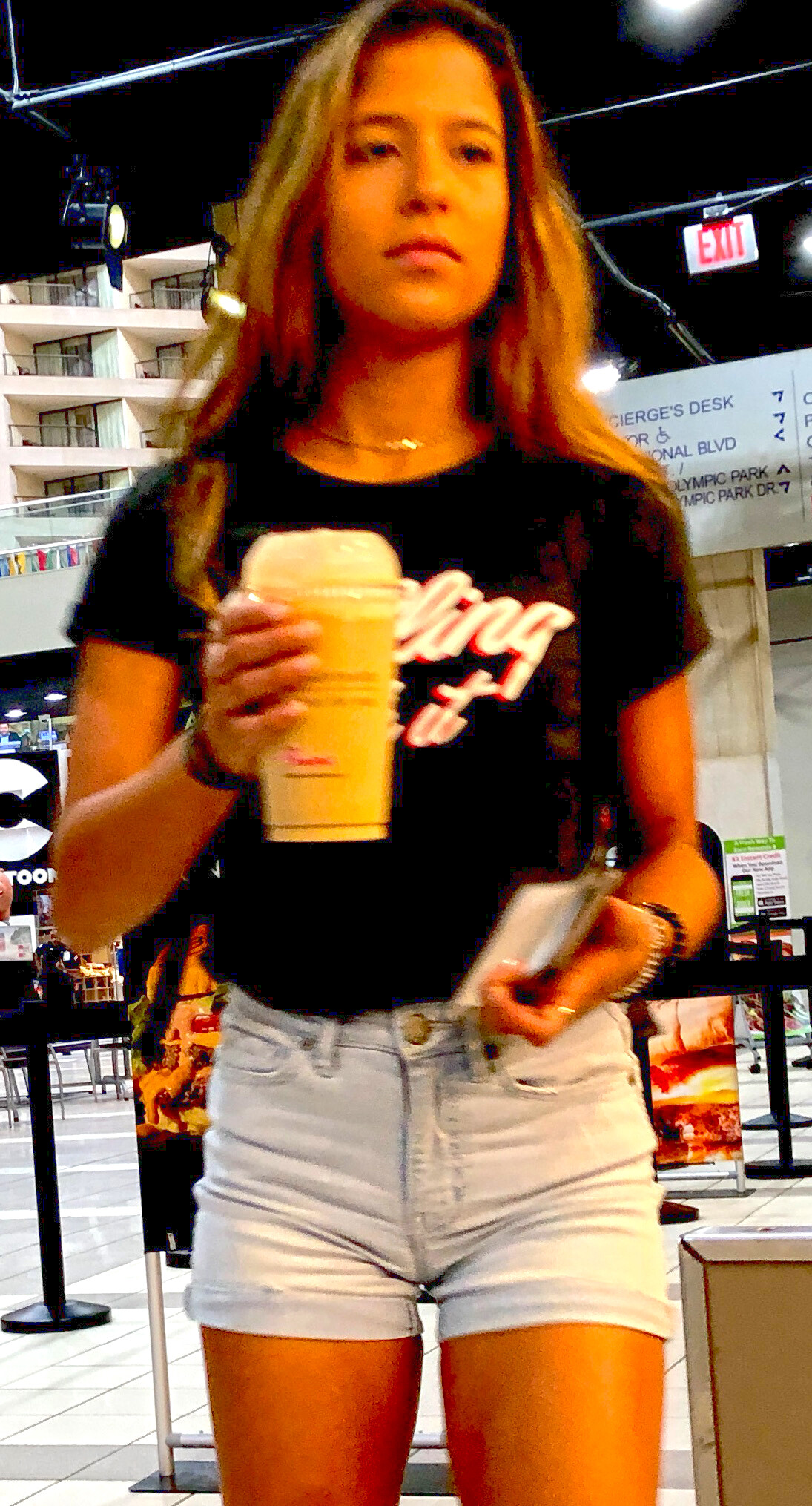 TONS or random candids - ass - Forum