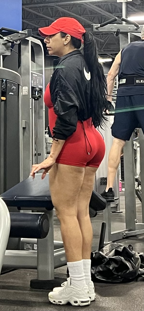 [OC] Gym Latina in Tight Red Outfit - Spandex, Leggings & Yoga Pants ...
