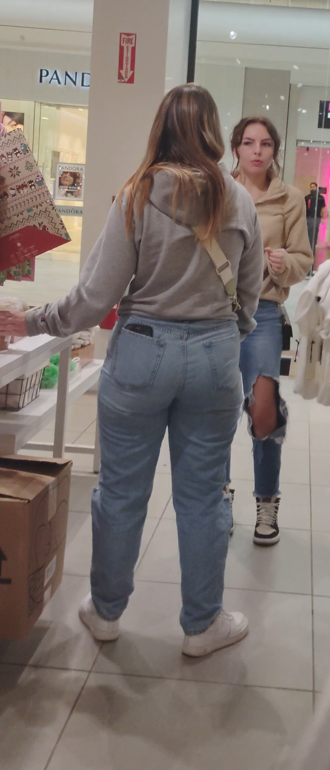 A couple of teen pawgs 🍑 - Spandex, Leggings & Yoga Pants - Forum