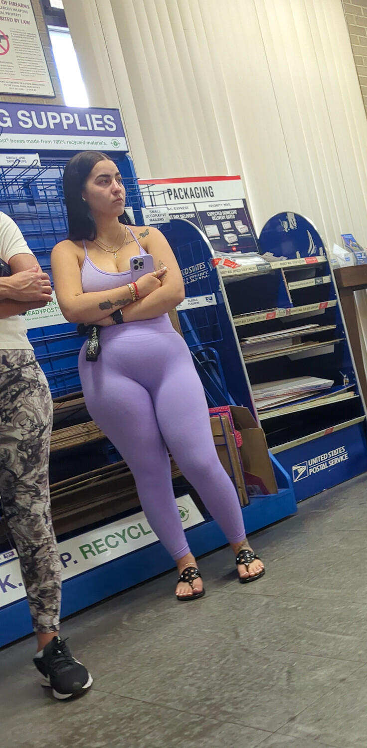 2 fat ass packages at the post office (oc) - Spandex, Leggings & Yoga ...