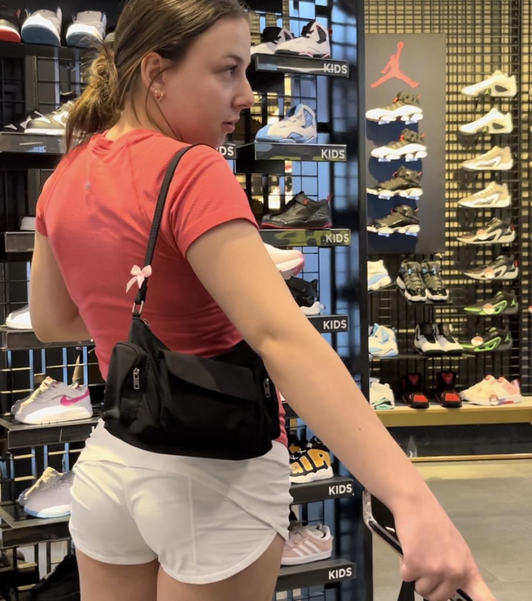 Petite white girl w/tight bod in tiny lulu shorts - Short Shorts & Volleyball - Forum