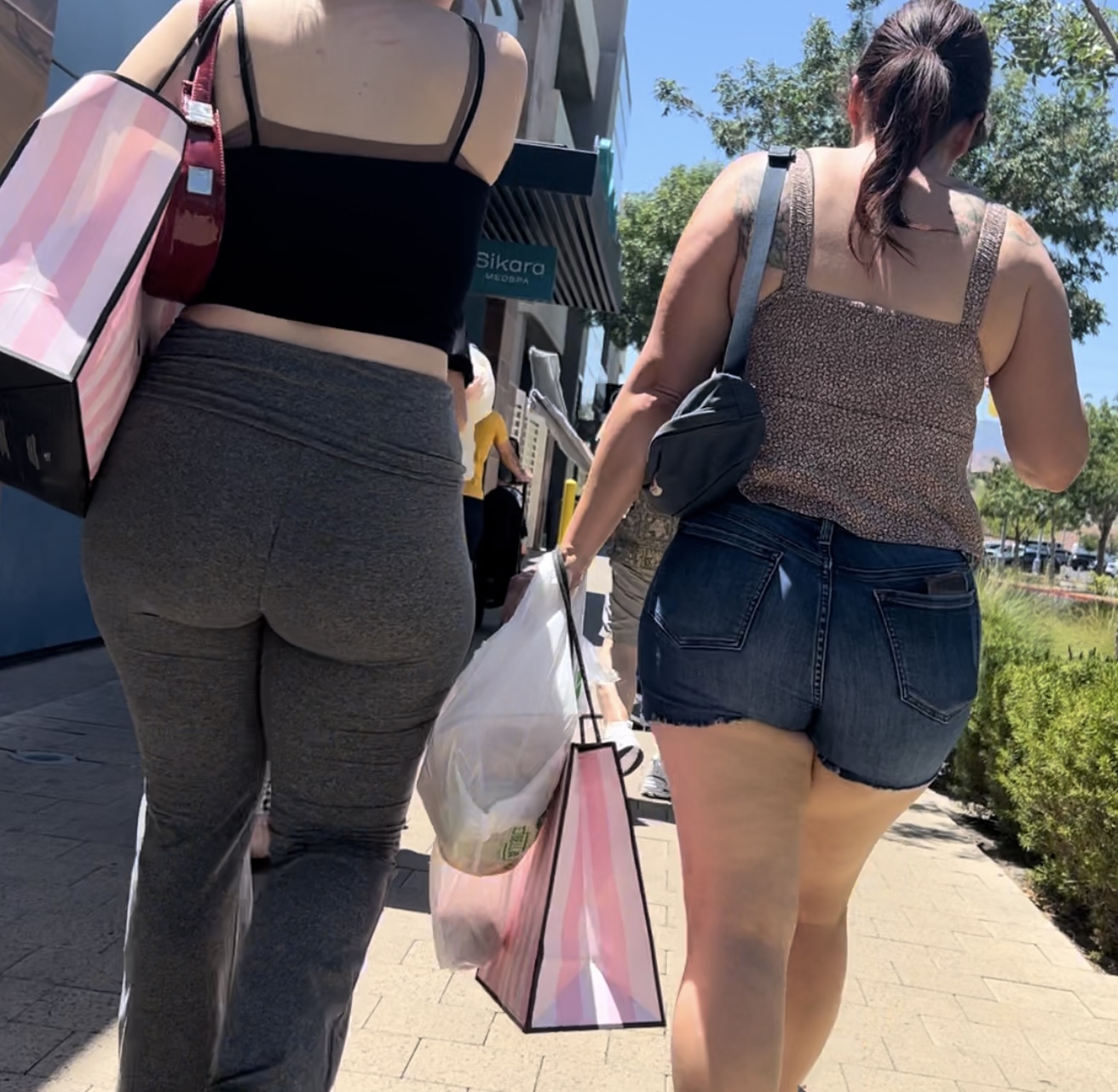 Jiggly pawg with her pawg mother (OC) - Spandex, Leggings & Yoga Pants ...