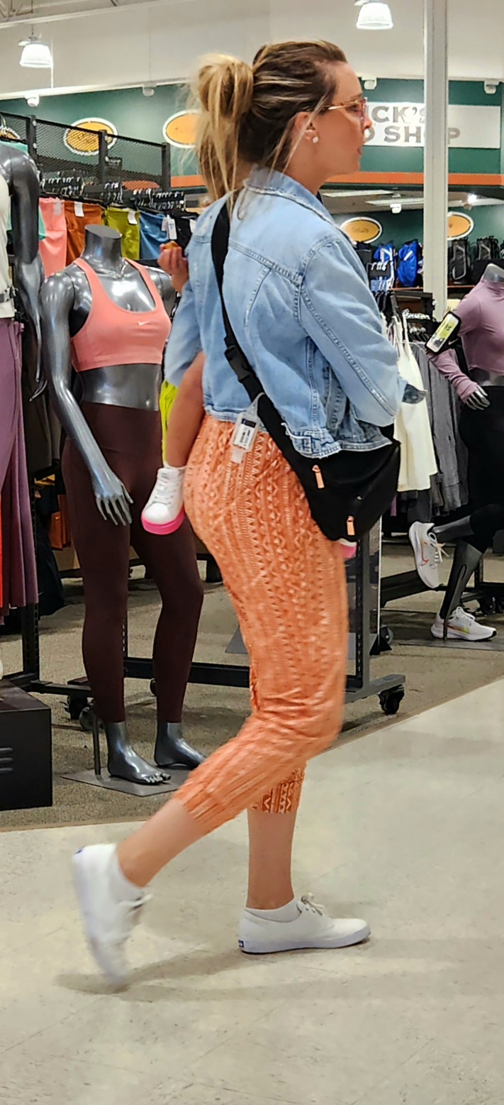 Mom mean Mugging me - ass - Forum