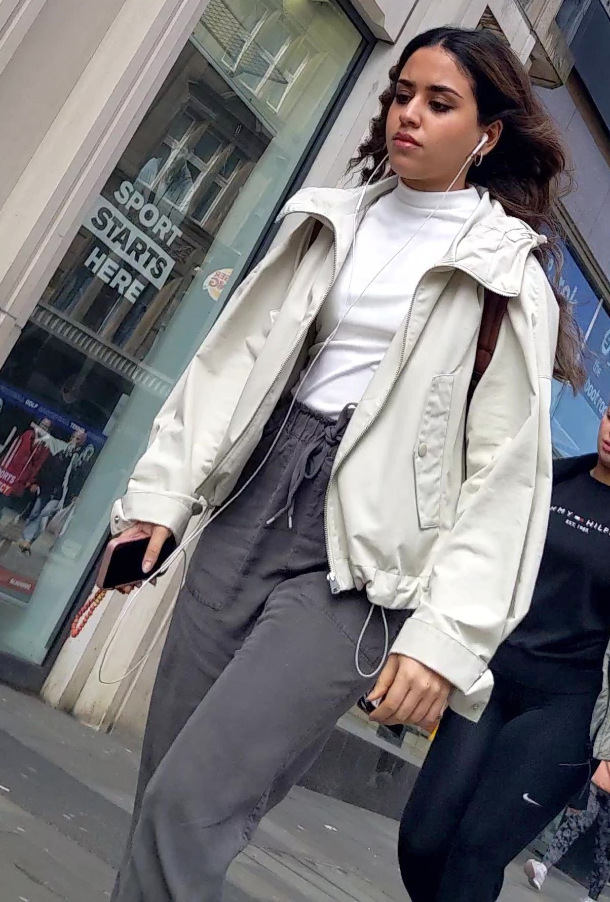 A stroll through the city centre (various girls) - OC - Spandex ...