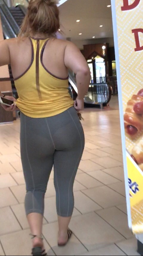 Not Oc Amazing Pawg With Vpl In The Mall Spandex Leggings And Yoga