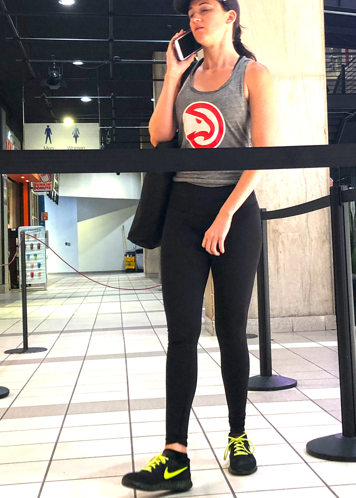 TONS or random candids - ass - Forum