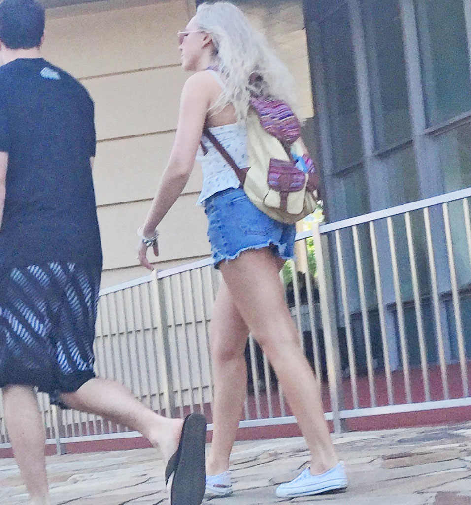 TONS or random candids - ass - Forum