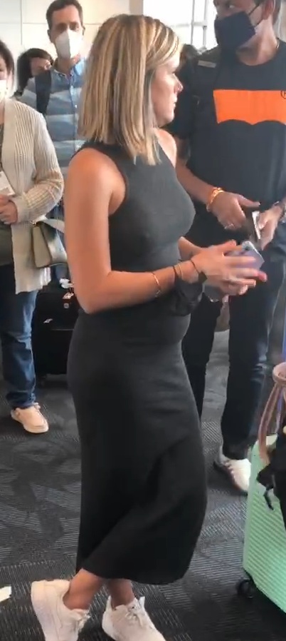 Stunning Tight Bubble Butt Pregnant Blonde With Hard Nips